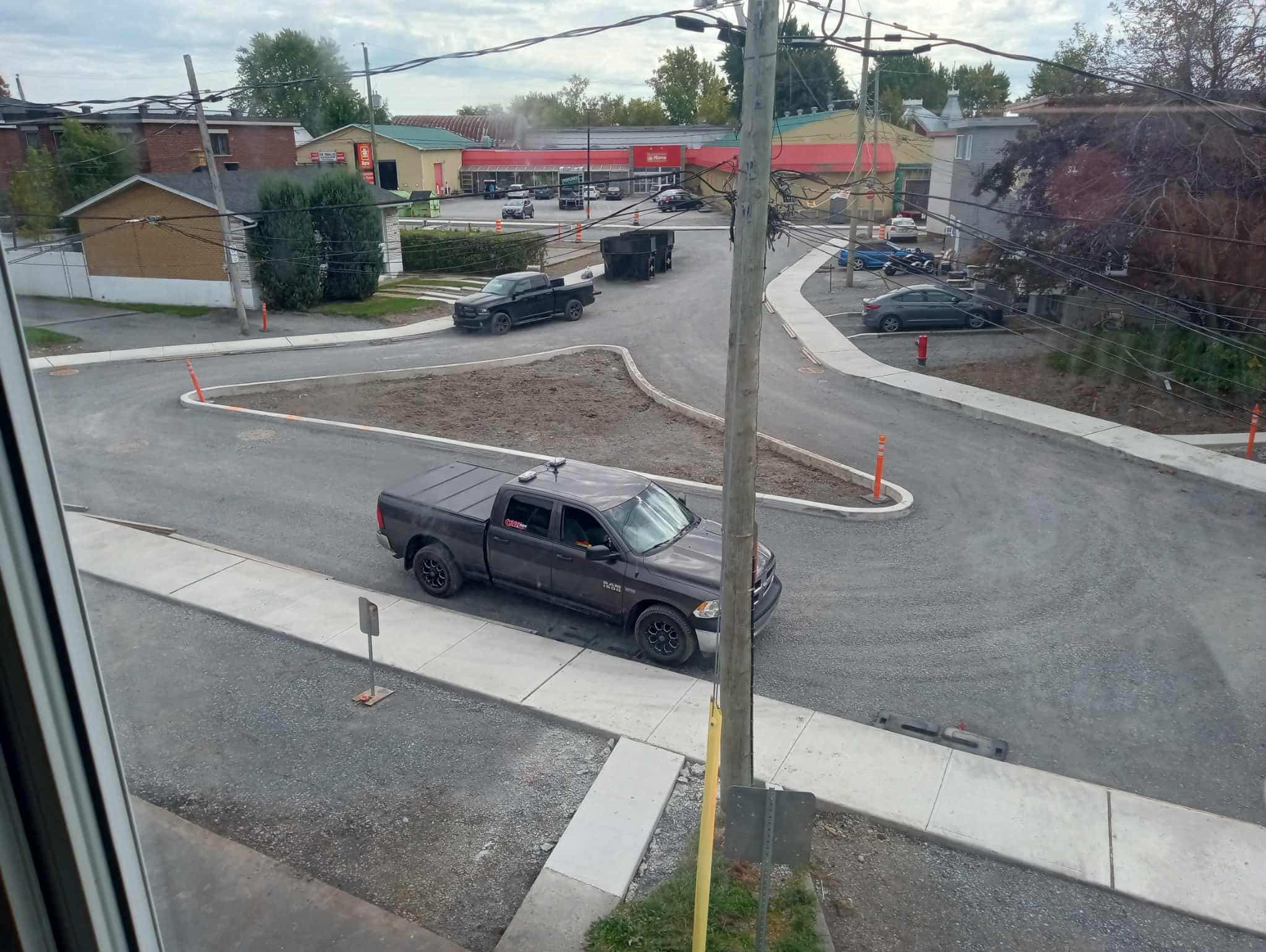 Un genre de rond-point un peu tout croche fait jaser à Varennes | Le ...