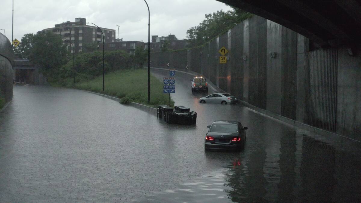 EN IMAGES | Geysers et inondations majeures à Montréal | TVA Nouvelles