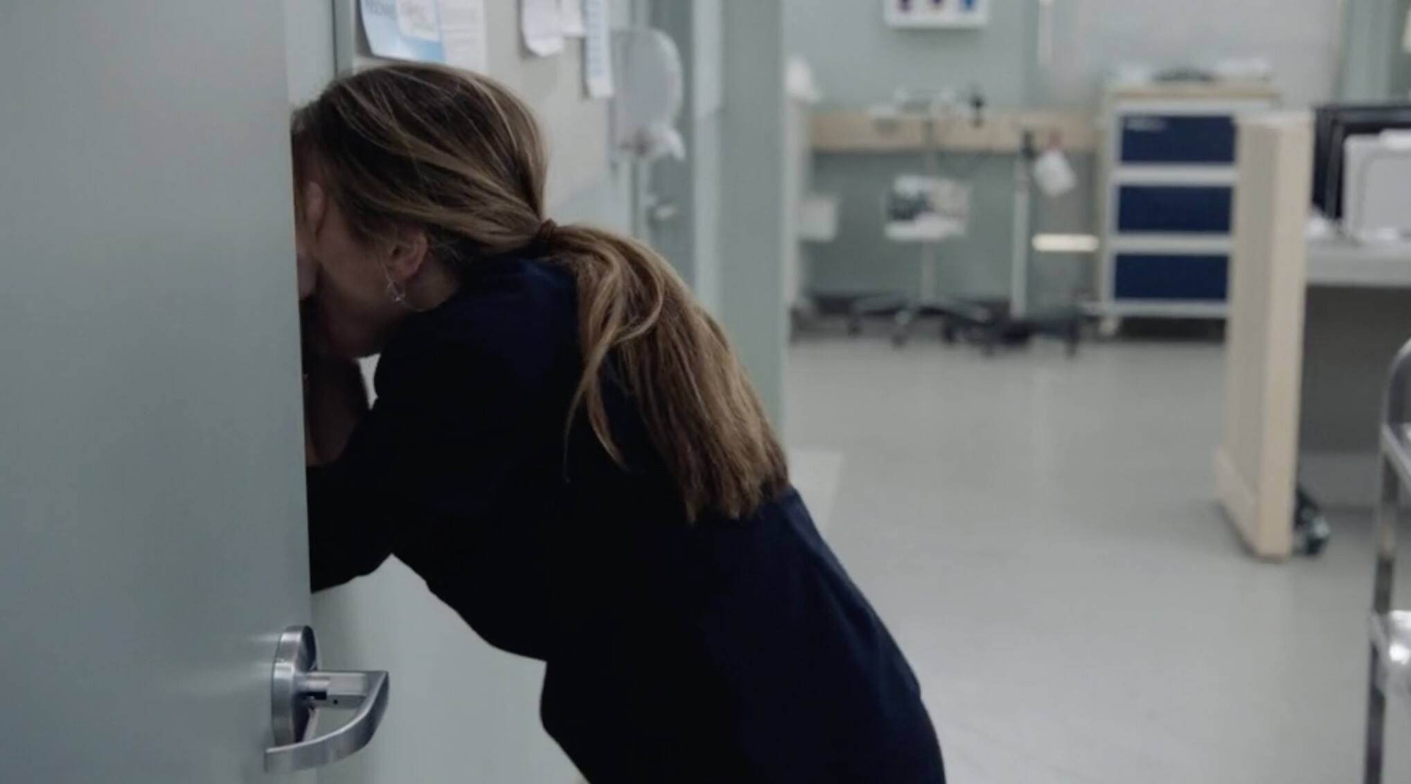 «STAT»: Emmanuelle est victime d’une grave agression et le public ...