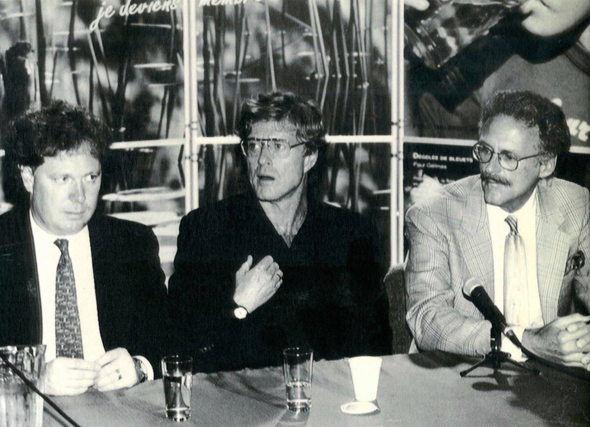 «Un homme formidable»: Jean Charest a côtoyé Robert Redford lors d’une visite à Québec en 1992 | JDQ