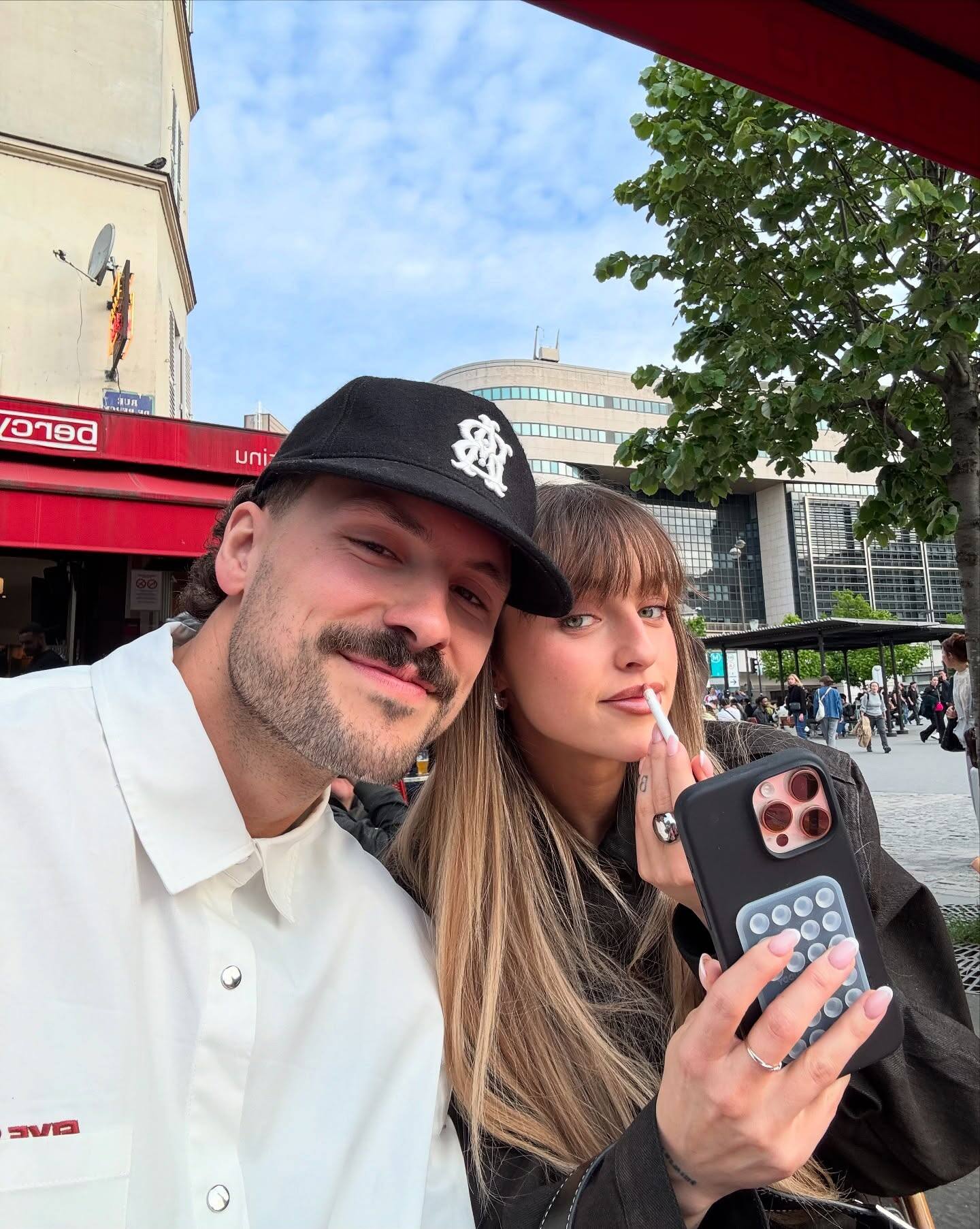 À Paris pour Pâques, Alicia Moffet et Frédérick Robichaud sont capturés ...
