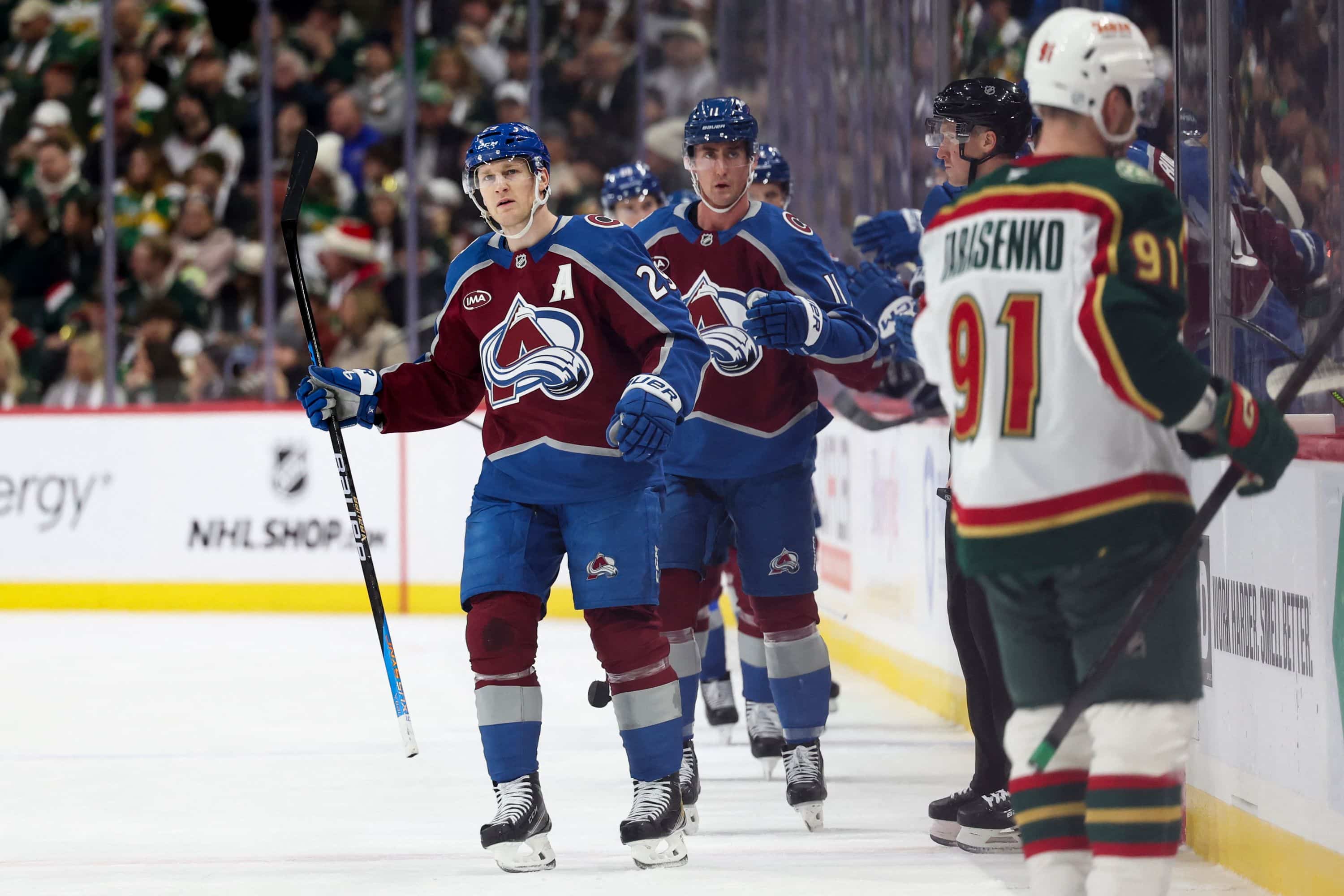 Nathan MacKinnon : 30 buts en 35 matchs, du jamais-vu depuis... Michel ...