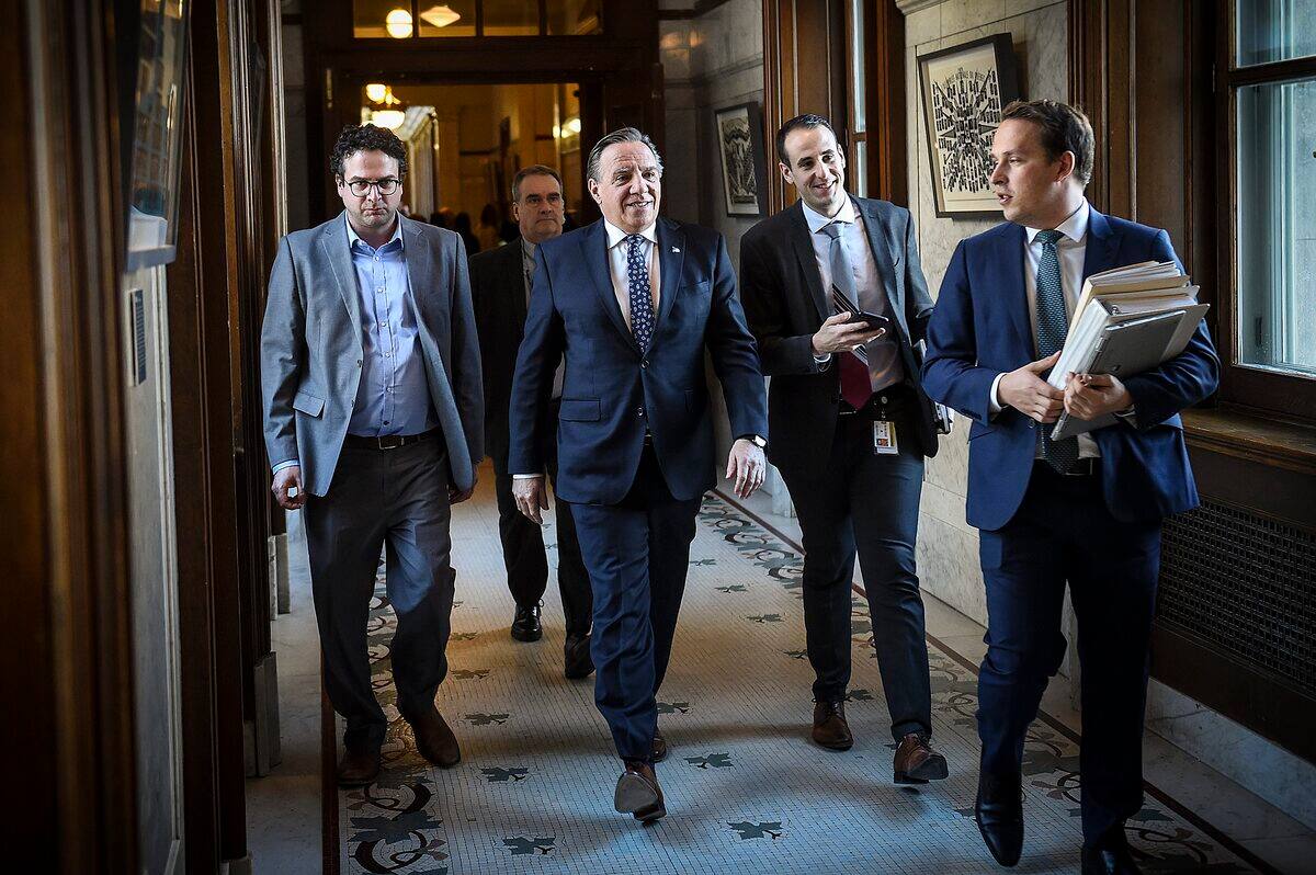 Autre départ: François Legault perd son directeur des relations médias ...