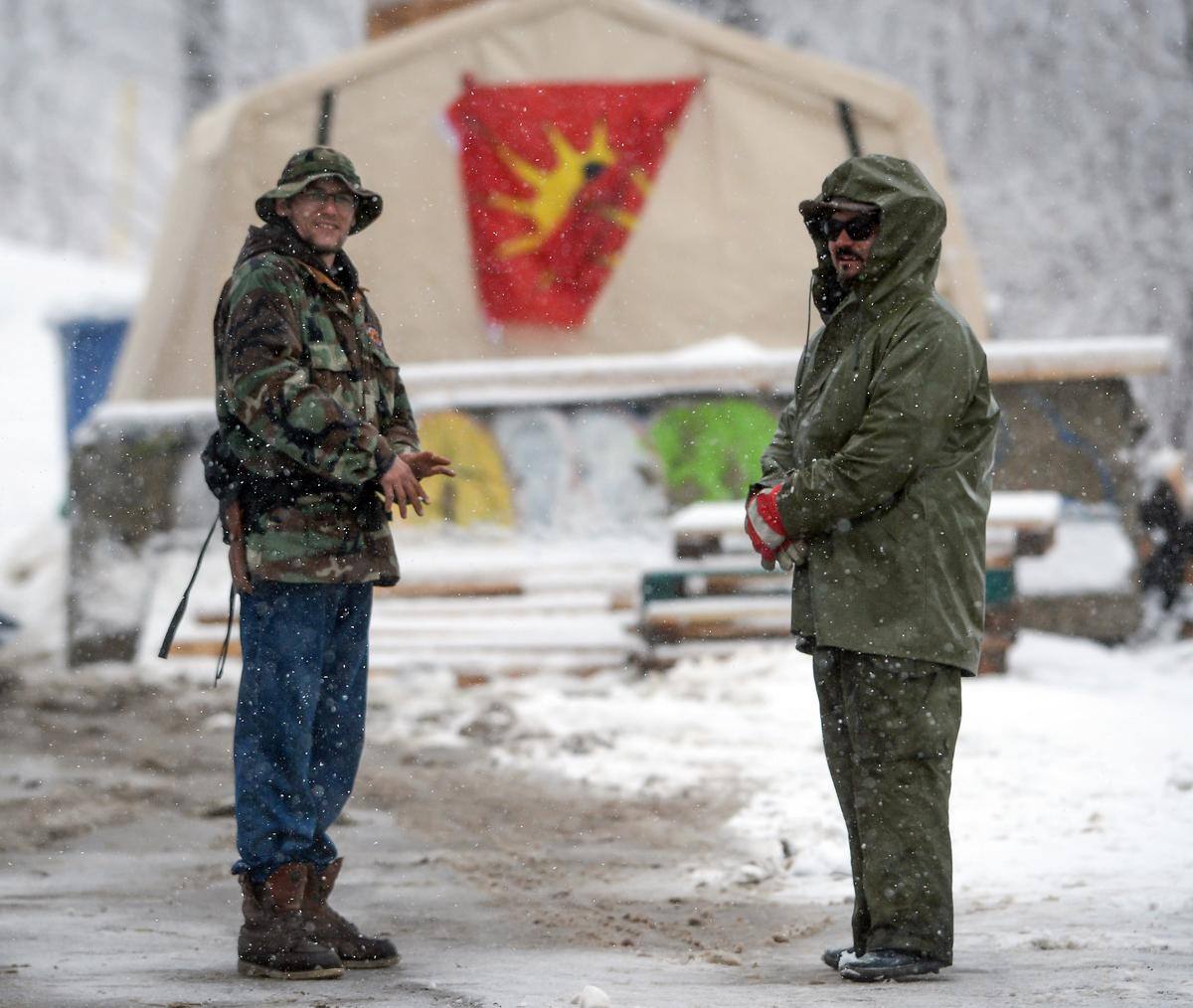 La barricade de Kahnawake tient toujours | TVA Nouvelles