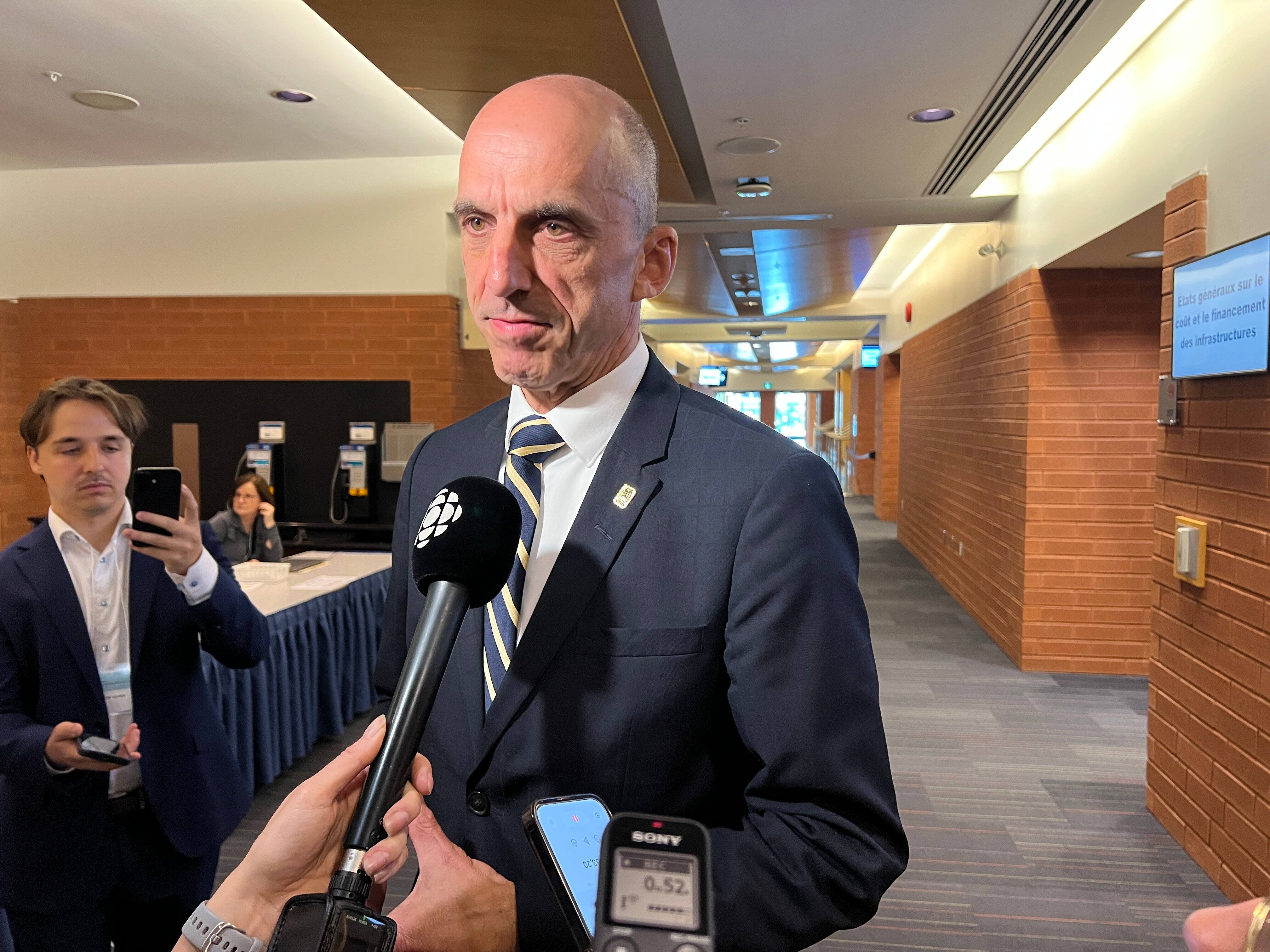 Usines et conduites d’eau: «pas de miracle» avec 1 G$ pour les Villes | JDQ