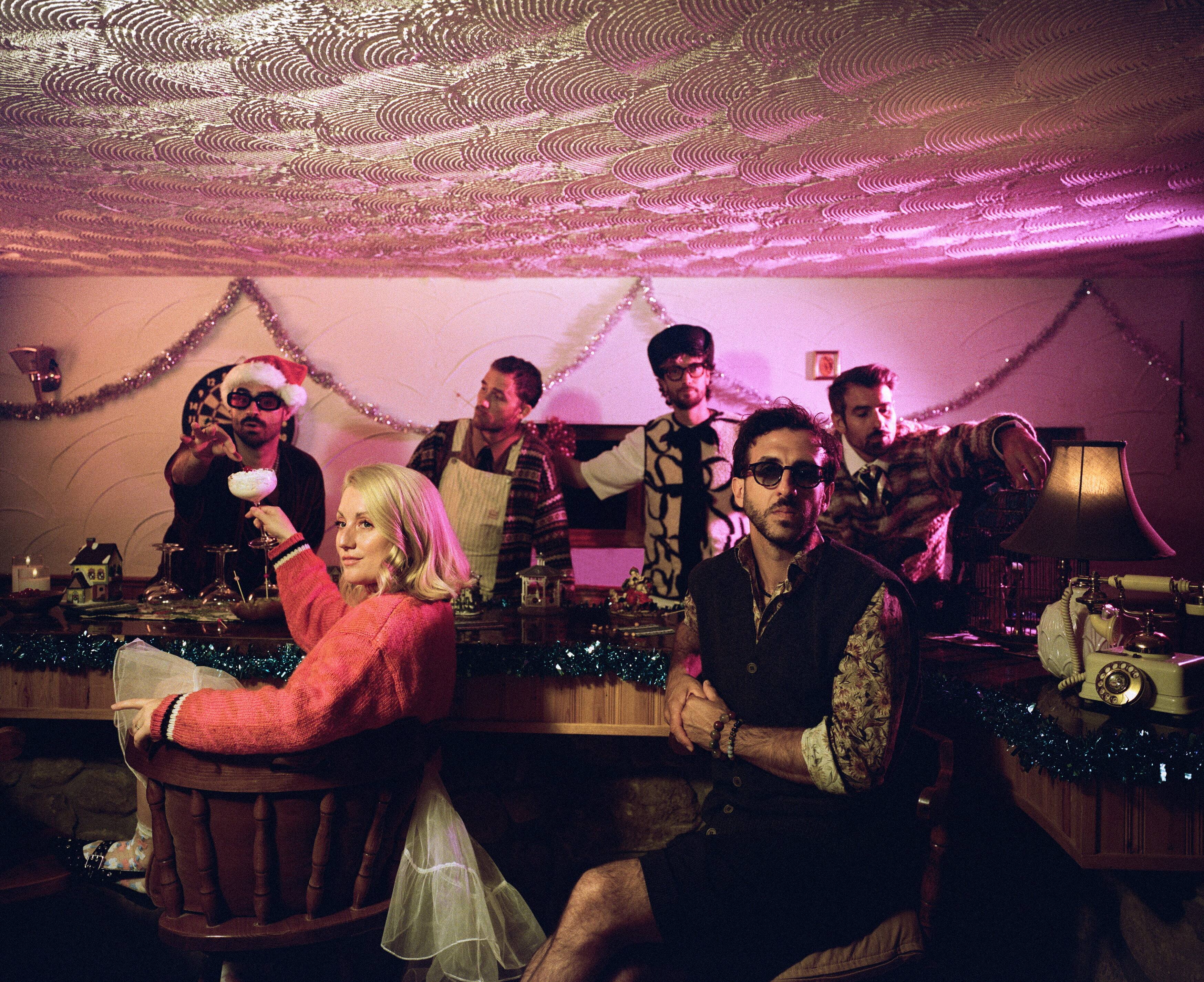 Fanny Bloom et Valaire: les secrets d’un album de Noël qui a pris son ...