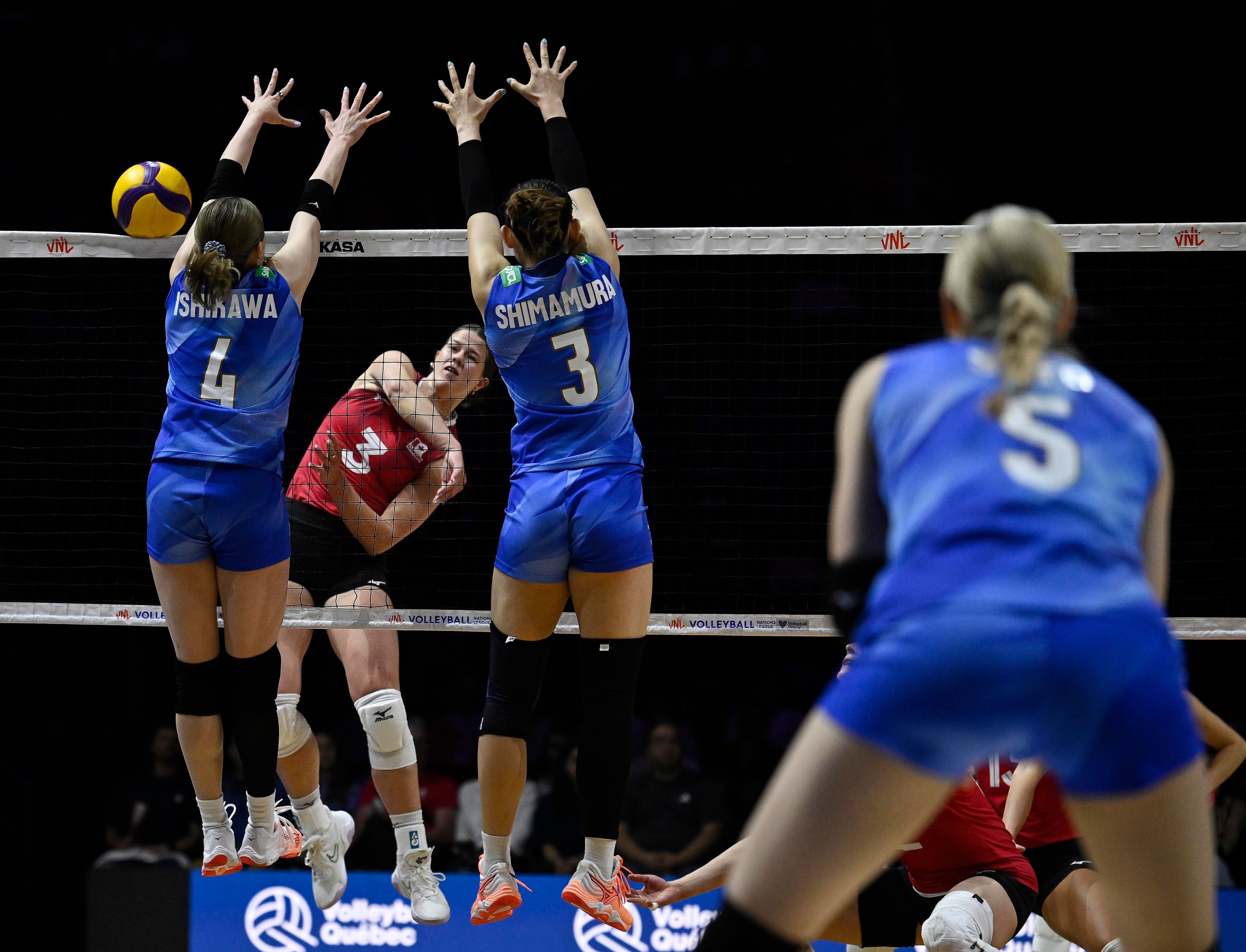Volleyball féminin: le Canada s'incline dans un match spectaculaire ...