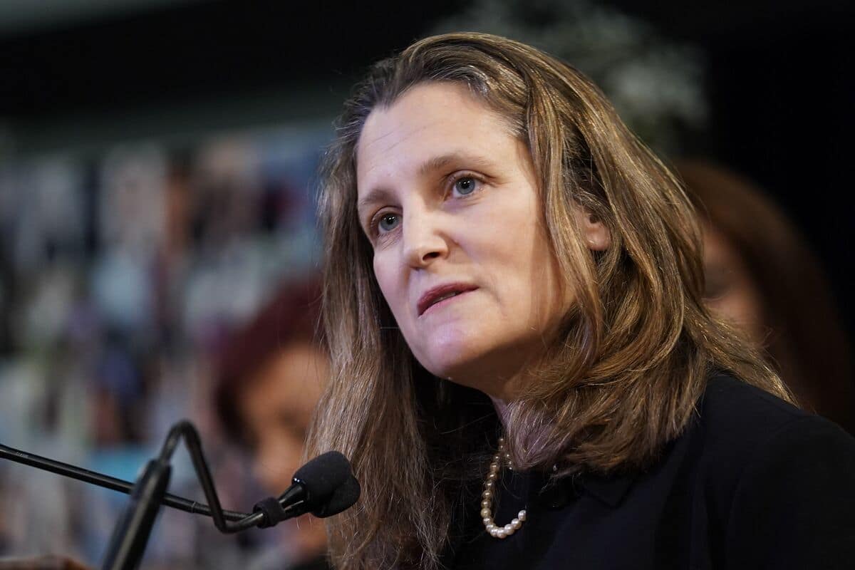 «Donald Trump ne m’aime pas beaucoup»: Chrystia Freeland se présente ...