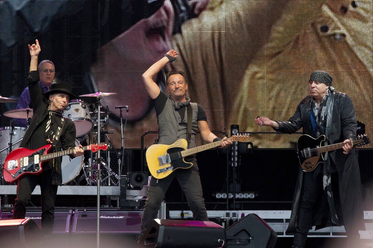 [VIDÉOS] De Bruce Springsteen à Marjo : voici 5 chutes brutales d ...