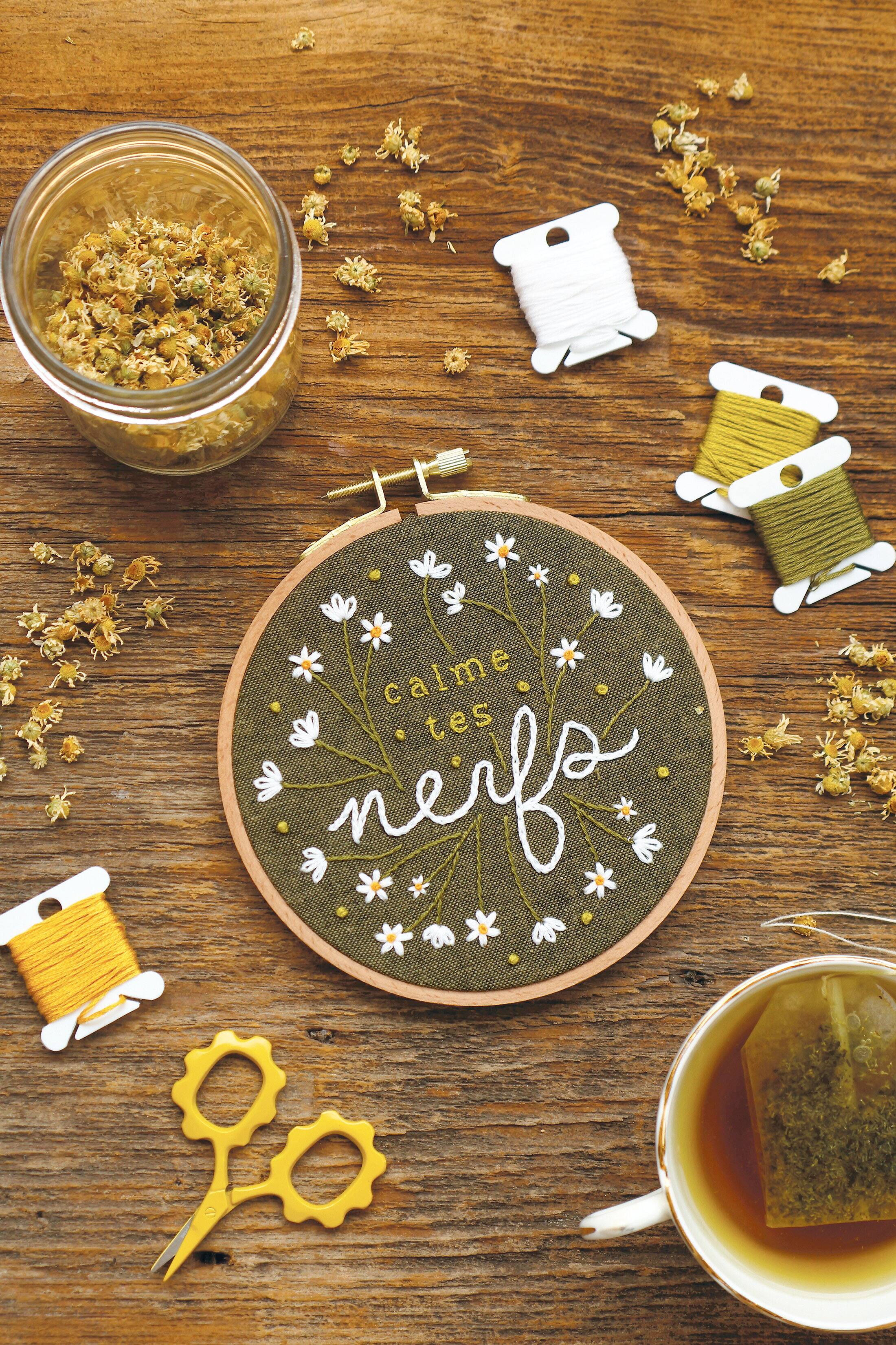 «Ma broderie nature»: elle vit de la broderie à 28 ans et veut inspirer ...
