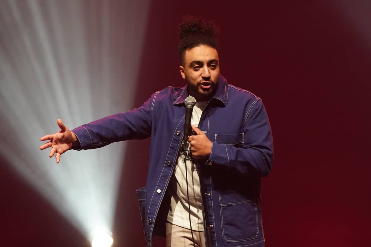 Controverse autour du «racisme des Québécois»: l’humoriste Anas Hassouna déplore qu’on ait ...