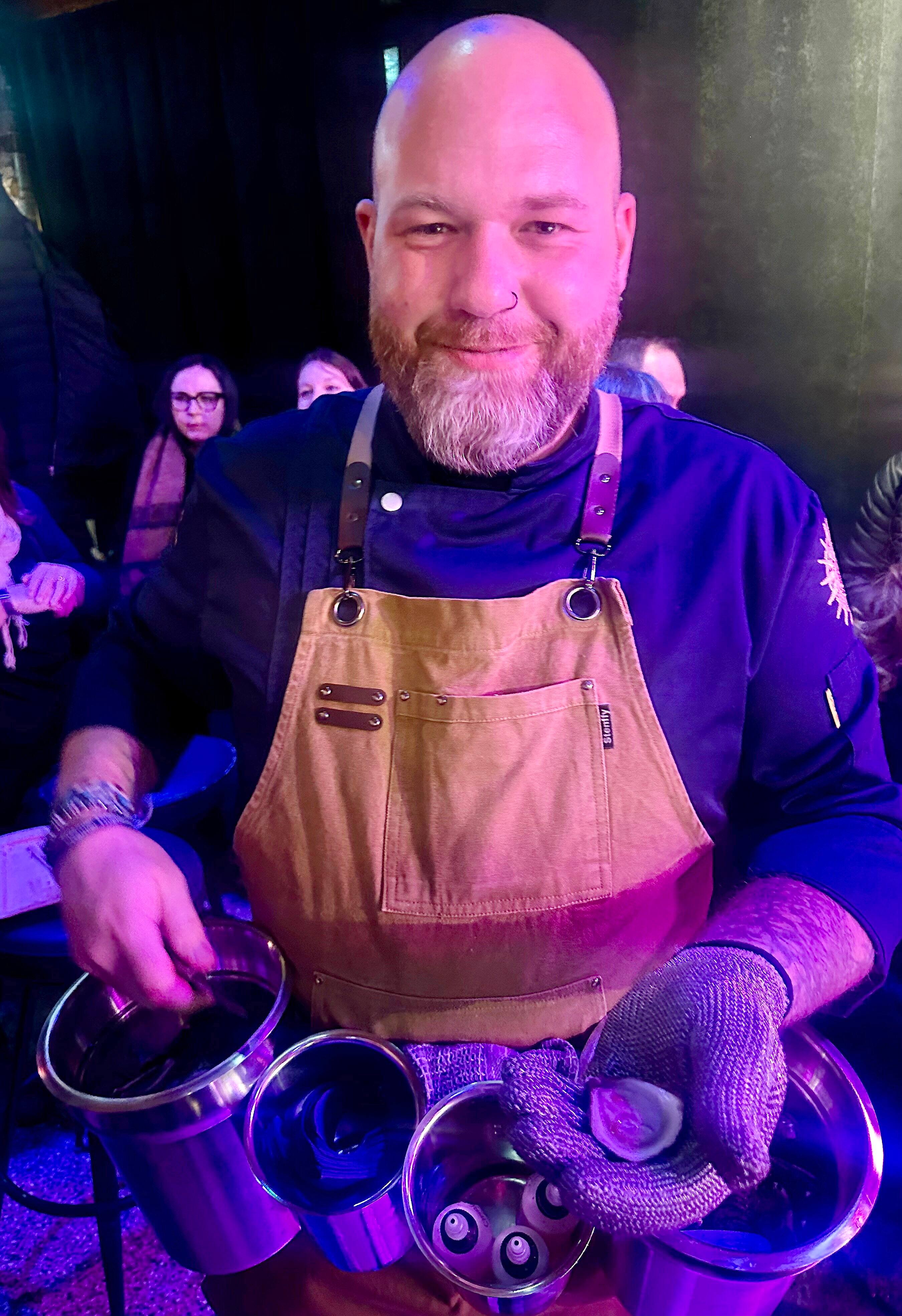 Fini les petites assiettes qui coûtent trop cher, un restaurateur a ...