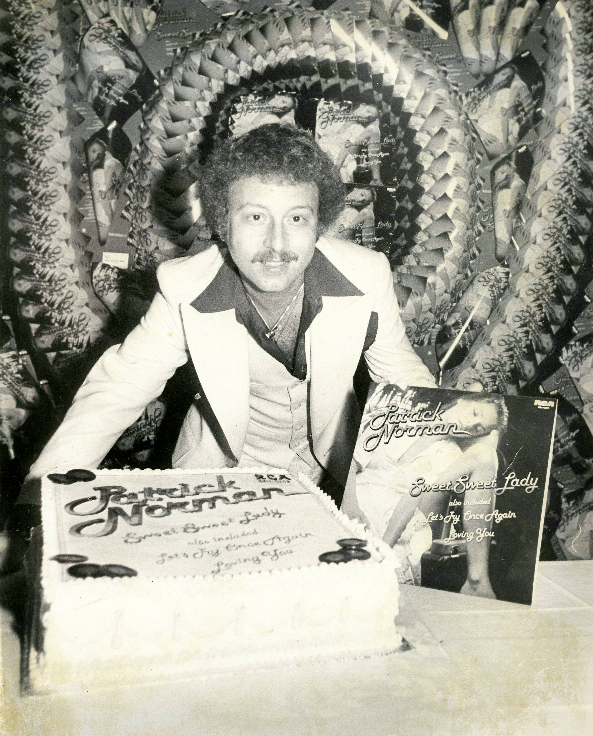 Voici cinq photos souvenirs du chanteur Patrick Norman | JDQ