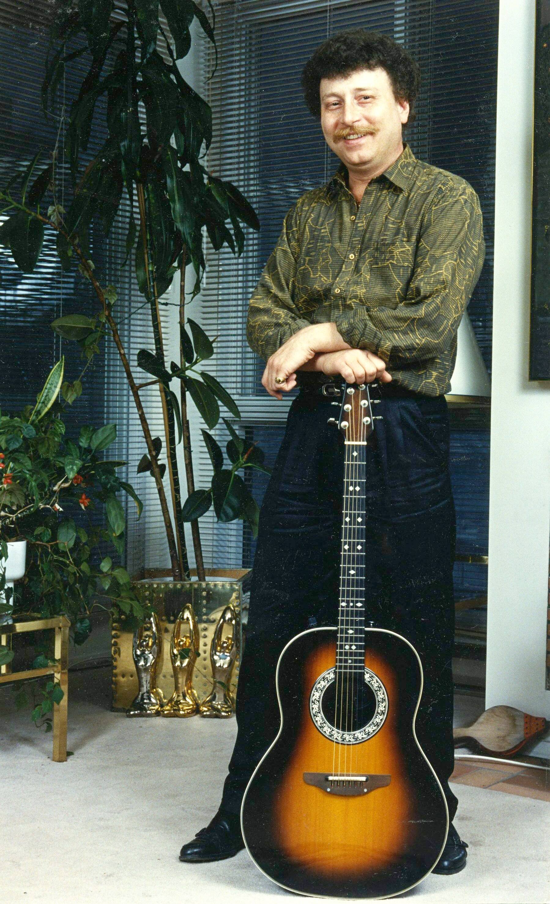 Voici cinq photos souvenirs du chanteur Patrick Norman | JDM