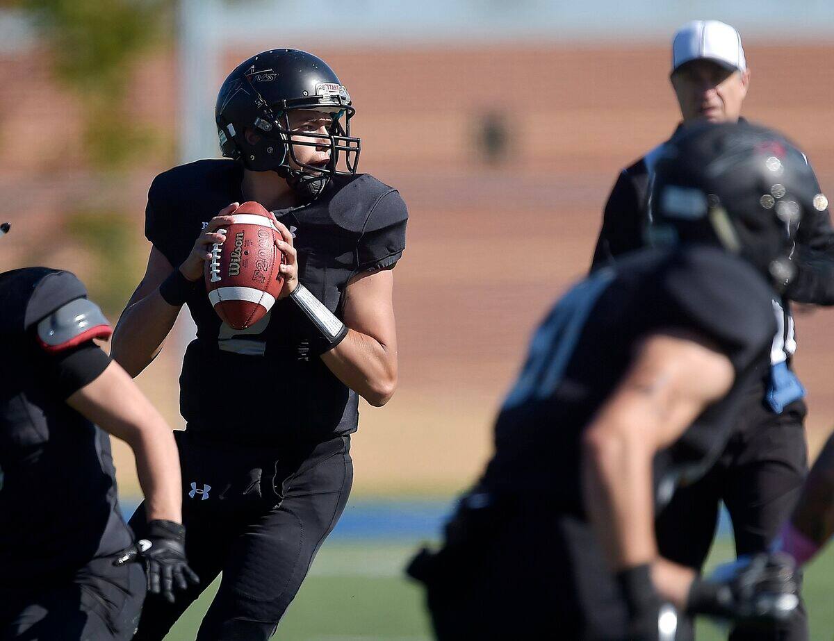Football universitaire: les Dinos recrutent à Québec | JDM