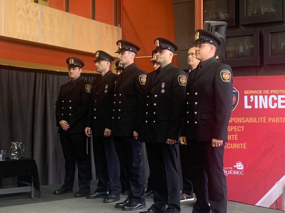 Des pompiers de Québec honorés pour avoir sauvé des vies | JDQ