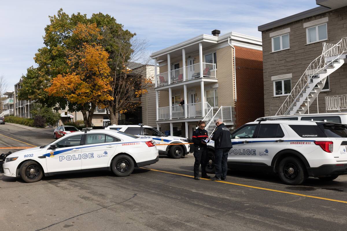 EN IMAGES | Un véhicule incendié en plein jour dans le quartier Vanier ...