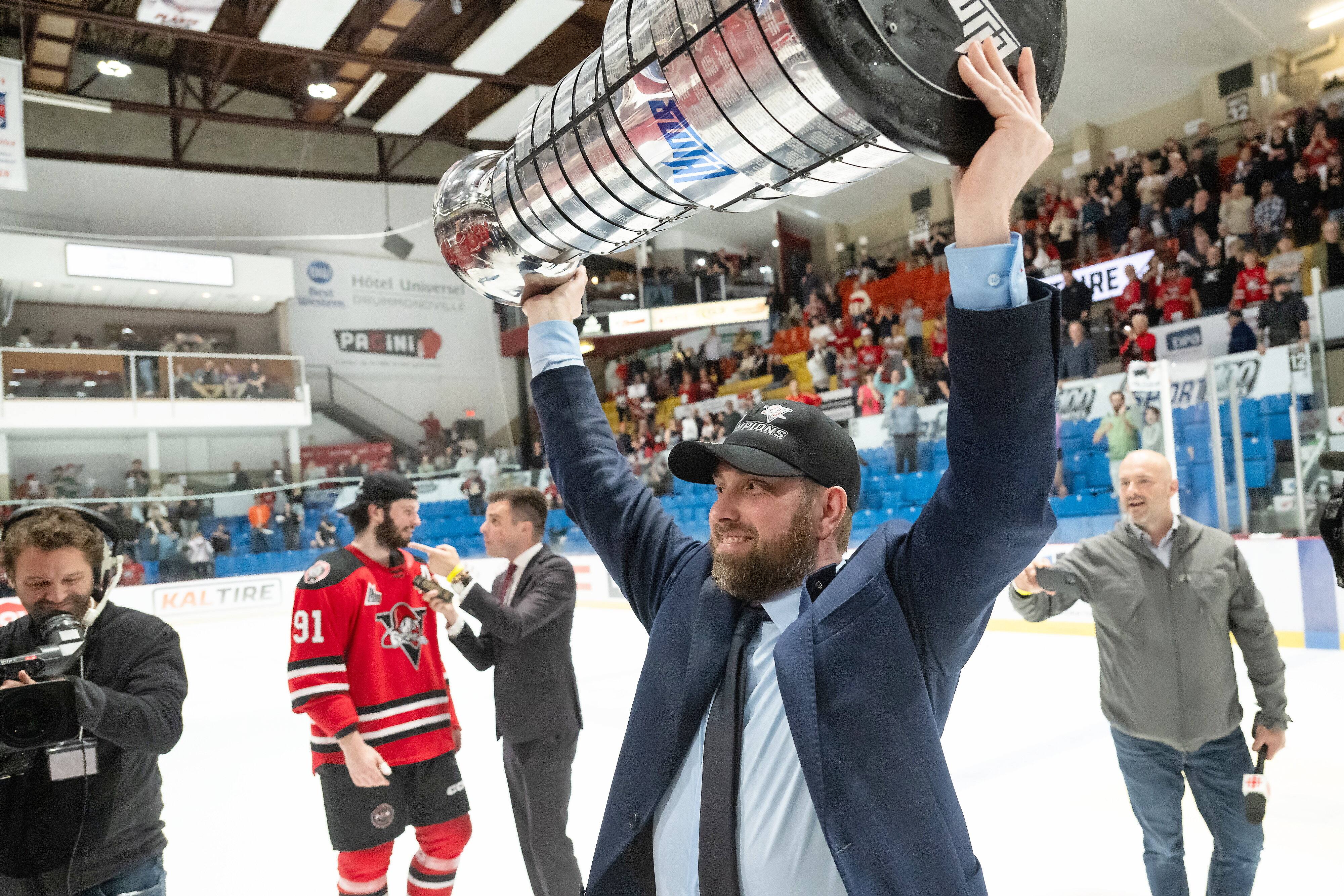 Entraineur-chef du Rocket: les entraineurs de la LHJMQ ne pouvaient ...