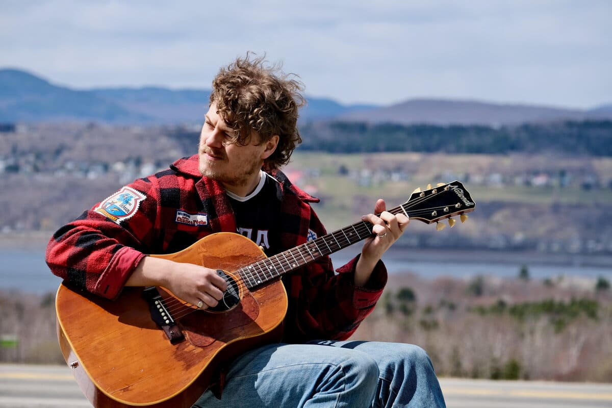 La paix sur « L'Île » de Simon Kearney | JDM