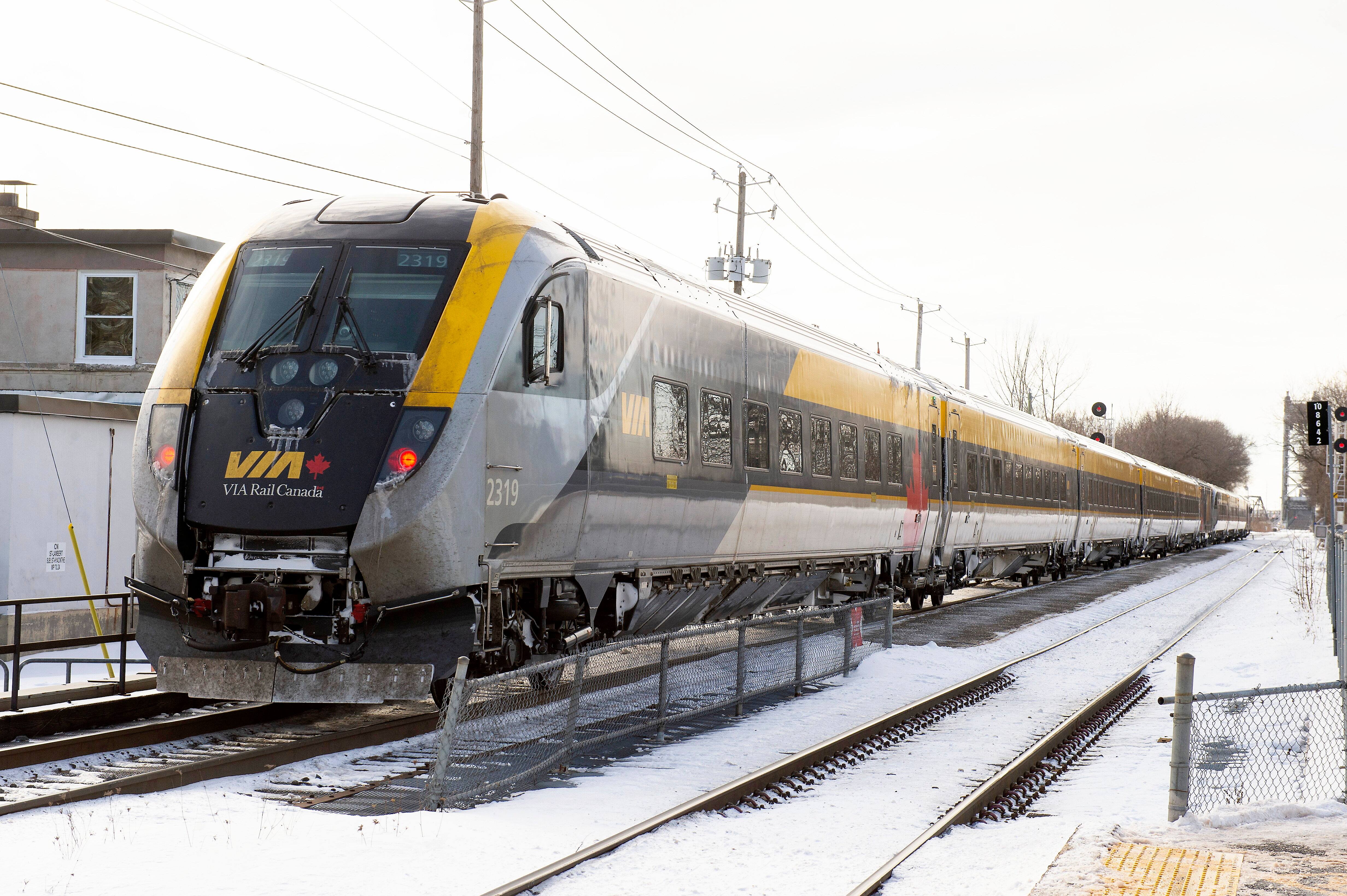 Trajet Montréal-Toronto: un train de VIA Rail en panne dans le froid | JDM