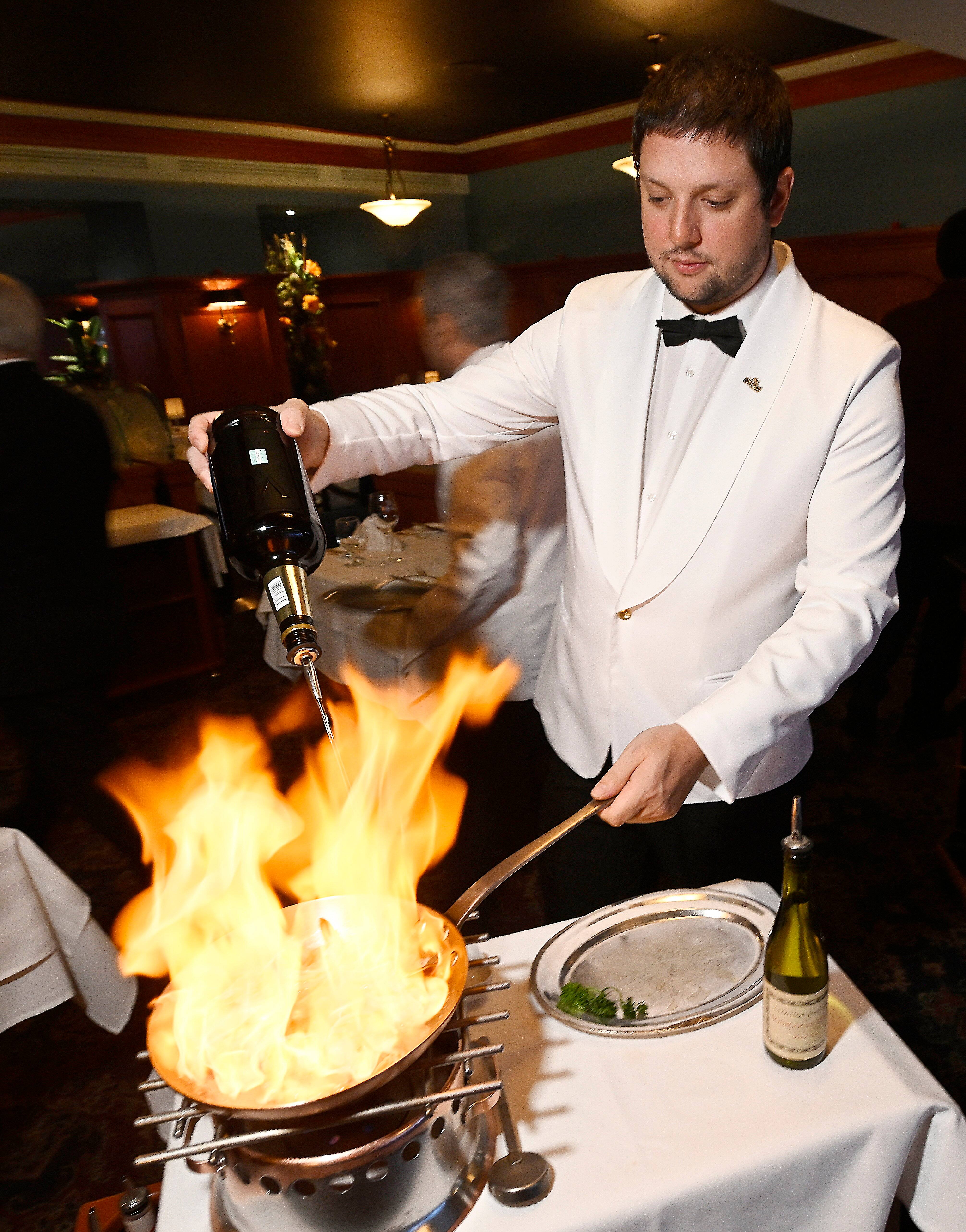 Le Continental: j’ai essayé le seul restaurant au Québec qui fait ...
