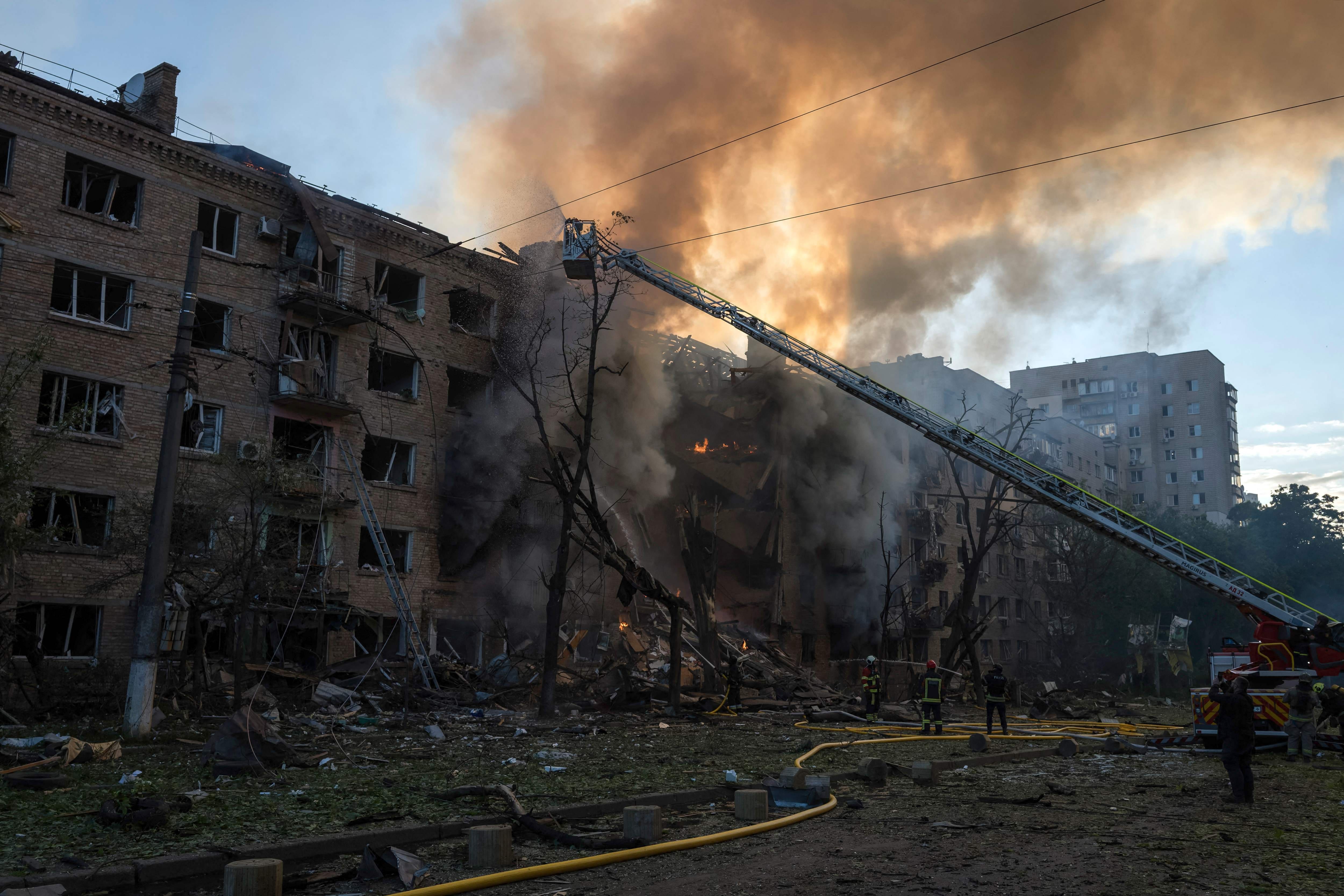 Ukraine: quatre morts dans des bombardements russes, le missile ...