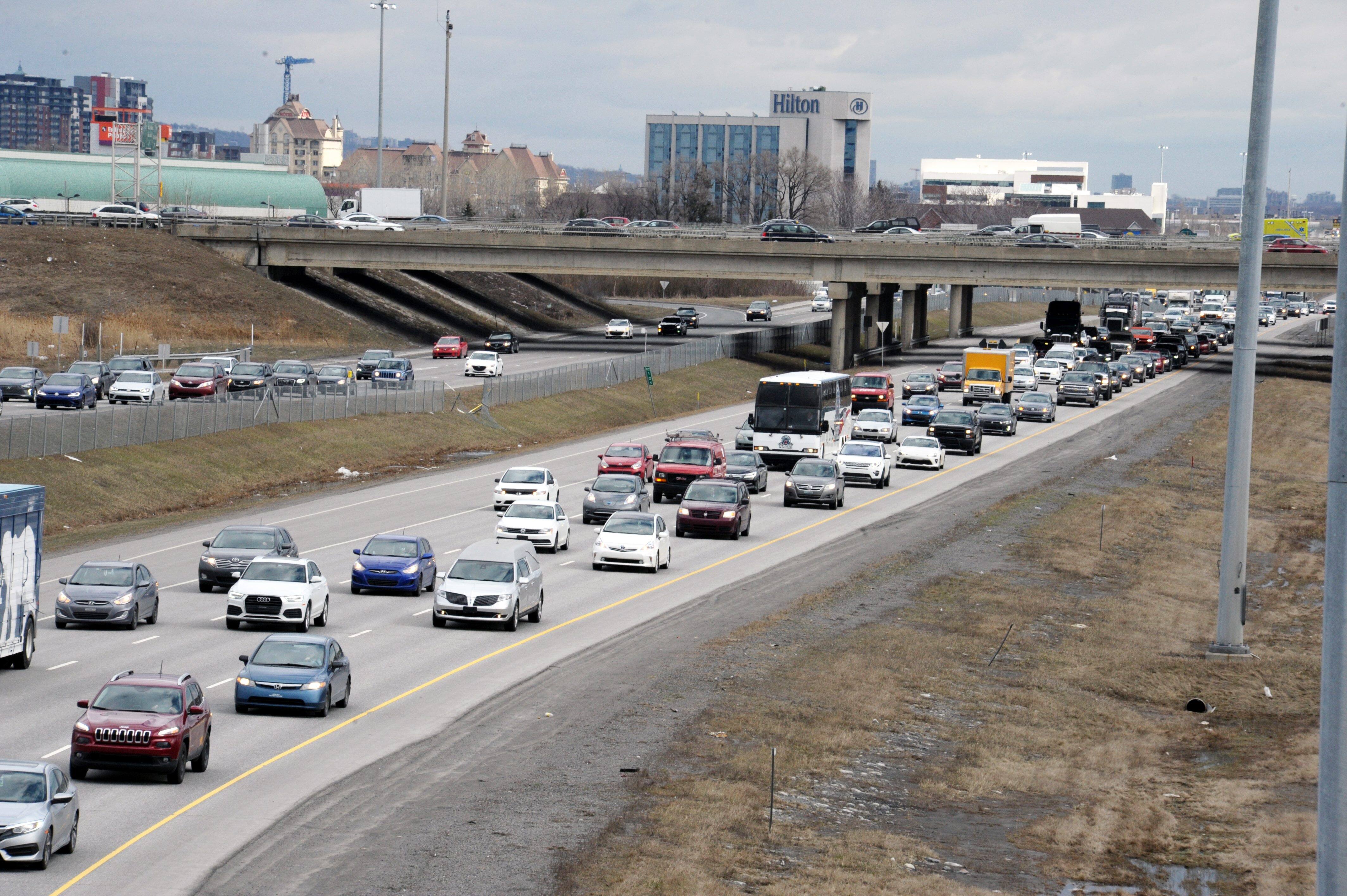 Échangeur des autoroutes 440 et 15: les travaux vont débuter lundi à ...