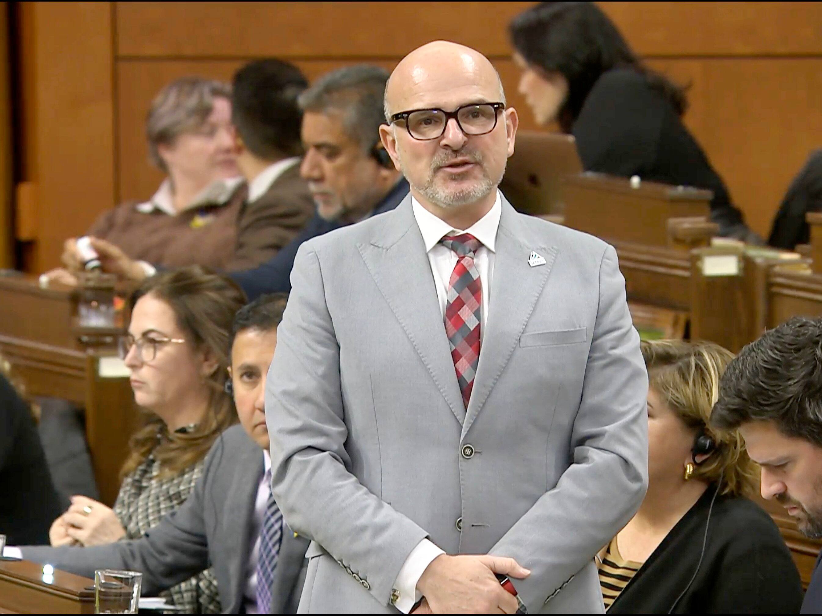 «Fauxtochtone» au Parlement: le libéral Randy Boissonnault perd son ...