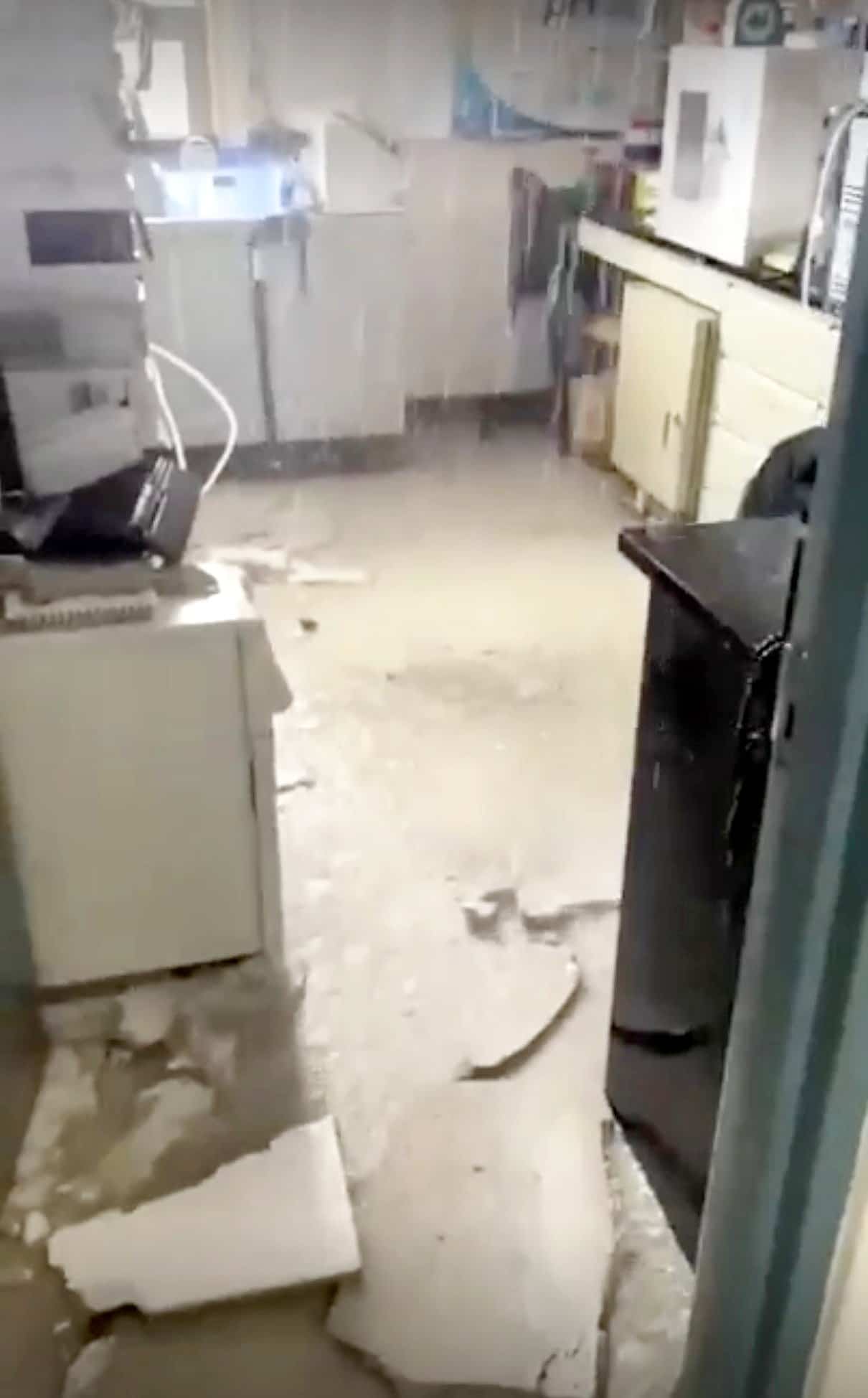 [VIDÉO] «Tous les tuyaux ont explosé»: dégât d'eau majeur à l'Institut ...