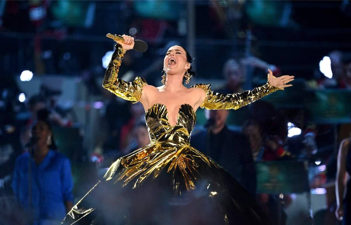 Les paroles d’une chanson de Katy Perry font réagir au concert du ...