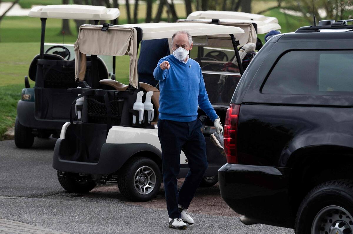 Joe Biden joue au golf pour la première fois de sa présidence | TVA ...