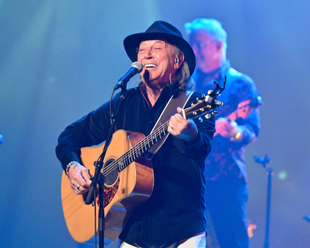 Paul Daraîche au Casino de Montréal: un touchant hommage à Renée Martel ...