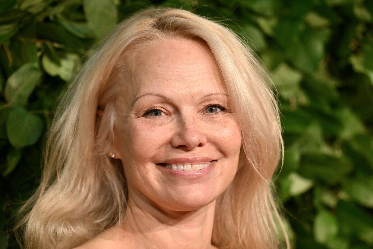 Magnifique sans maquillage, Pamela Anderson fait sensation aux Gotham ...