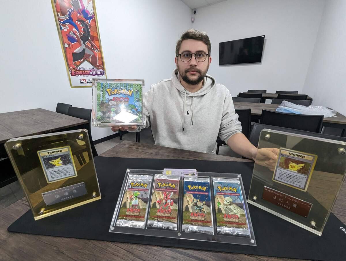 Romain Chat transforme les cartes Pokemon en or | JDQ