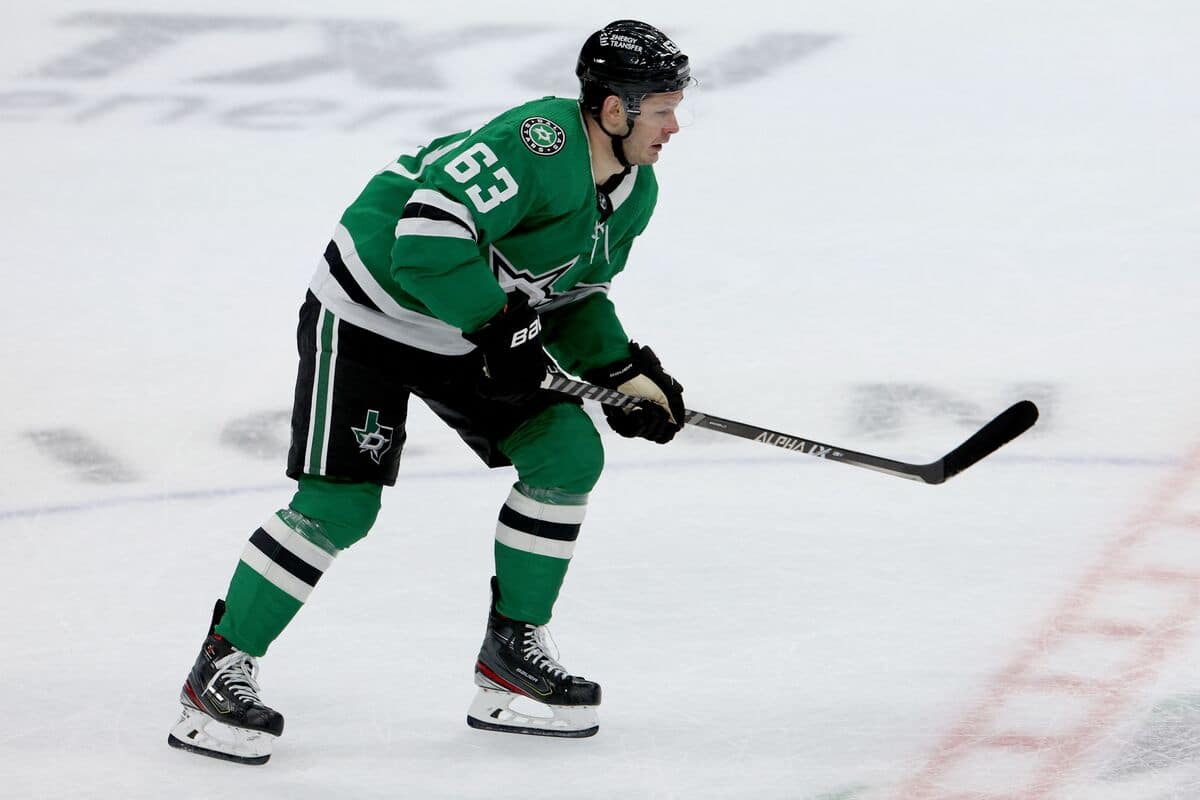 Pourquoi Evgenii Dadonov est-il plus menaçant avec les Stars? | JDM