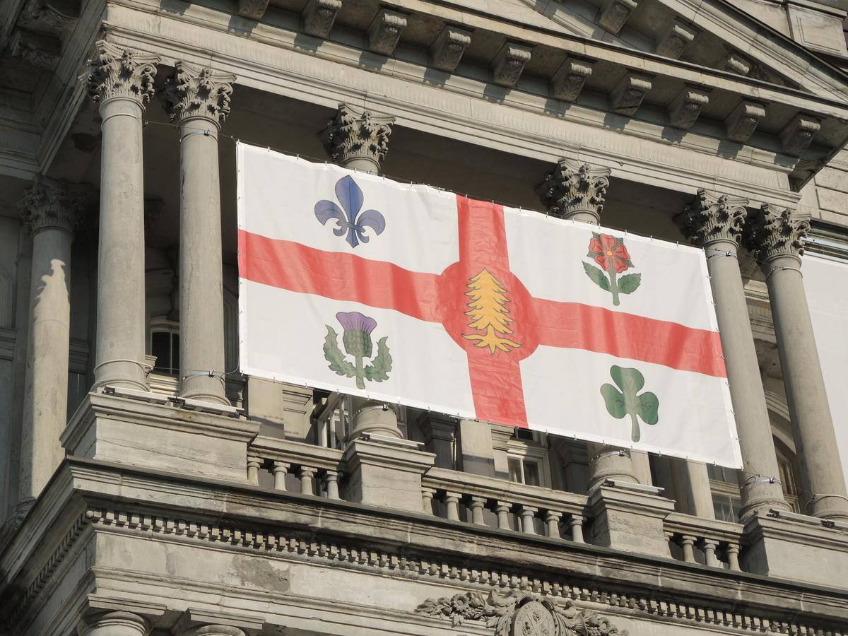 Montréal va revoir sa politique des drapeaux | 24 heures