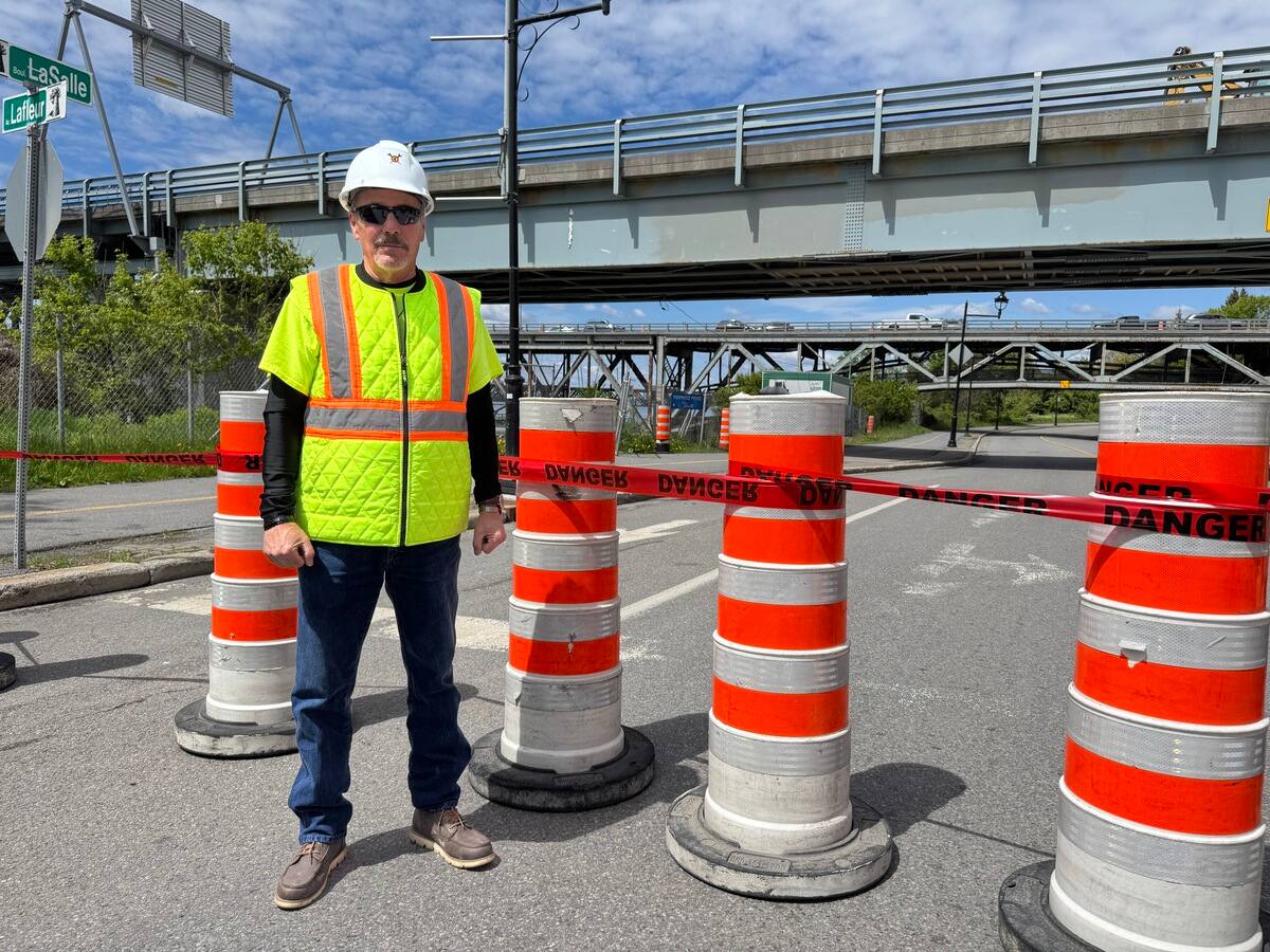 Chantiers fantômes à Montréal: rue barrée sans ouvriers | TVA Nouvelles