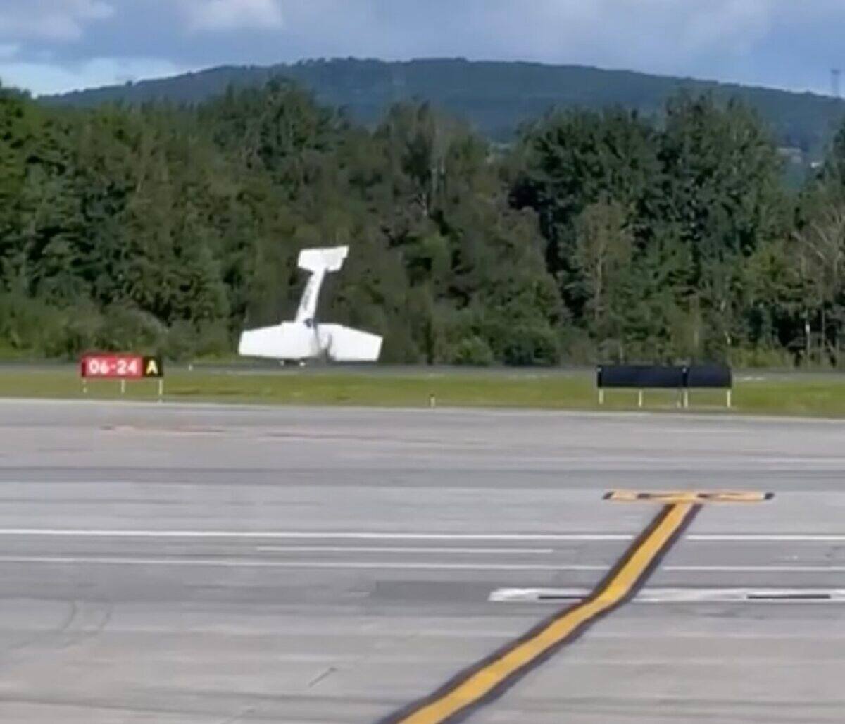 Voyez la vidéo de l'avion qui s'écrase à l'aéroport de Québec | JDQ