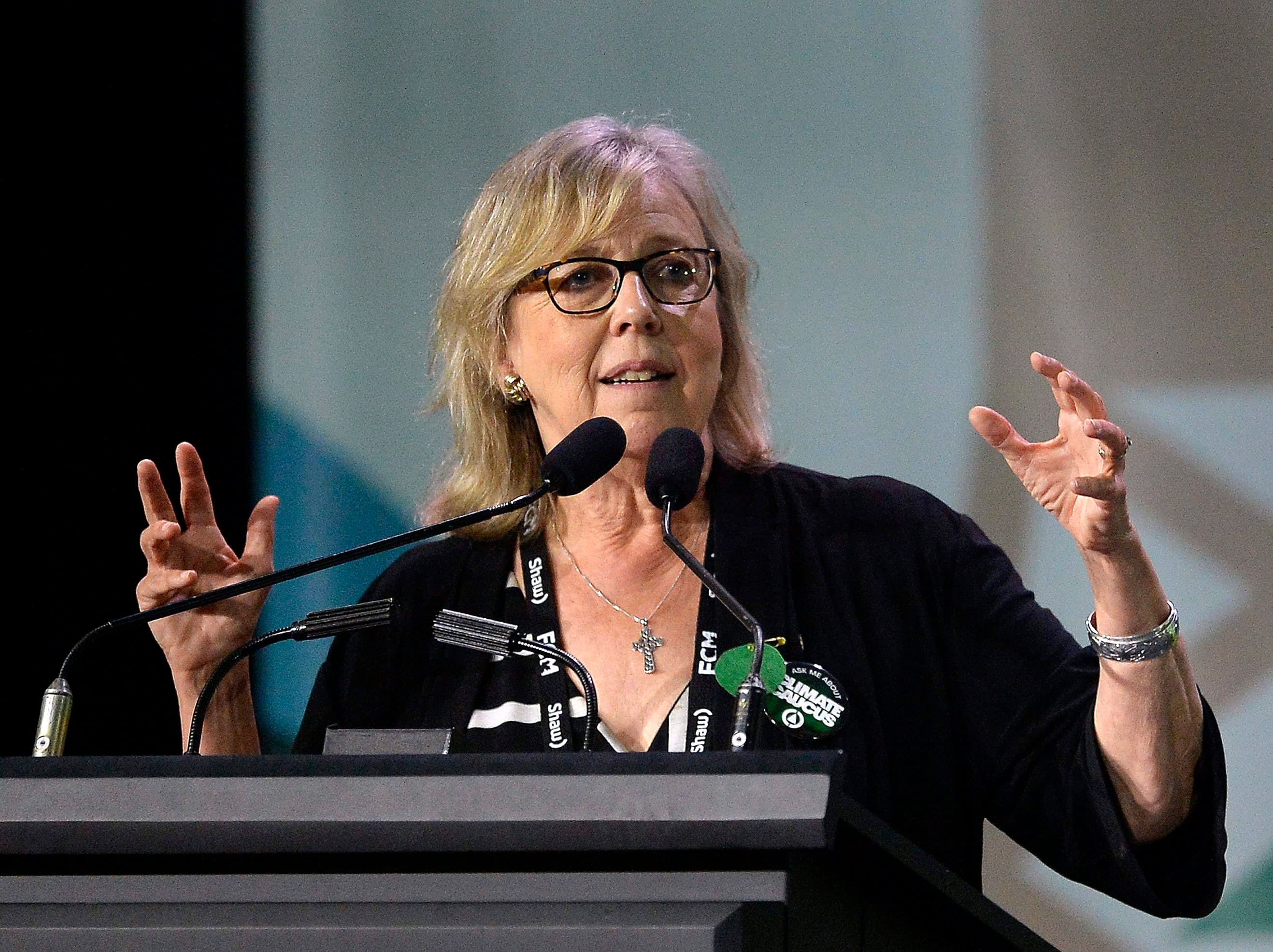 Elizabeth May positive à la COVID-19 | JDM