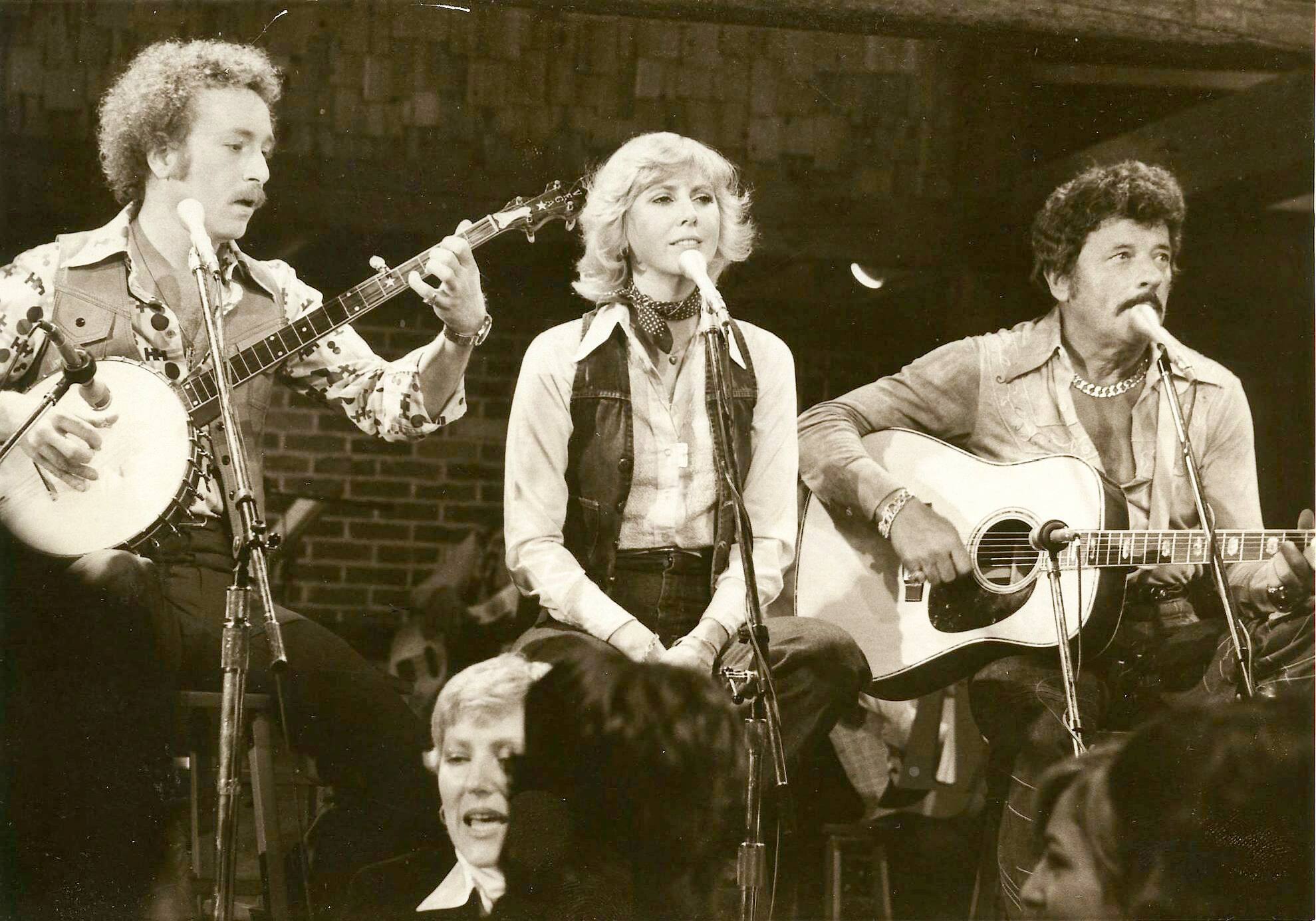 Voici cinq photos souvenirs du chanteur Patrick Norman | JDM