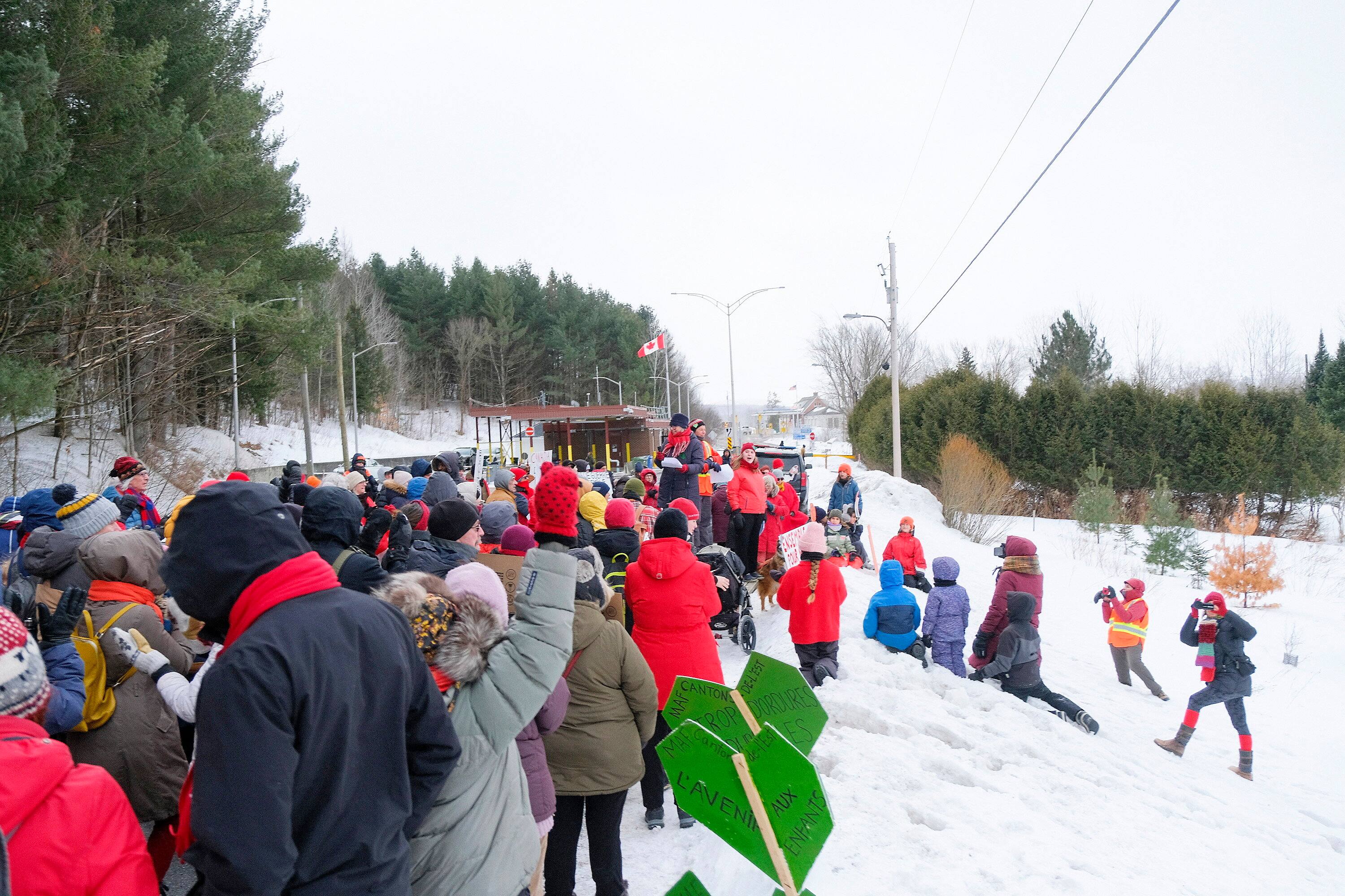 «C’est une belle réussite»: des manifestations contre Trump et Musk ...