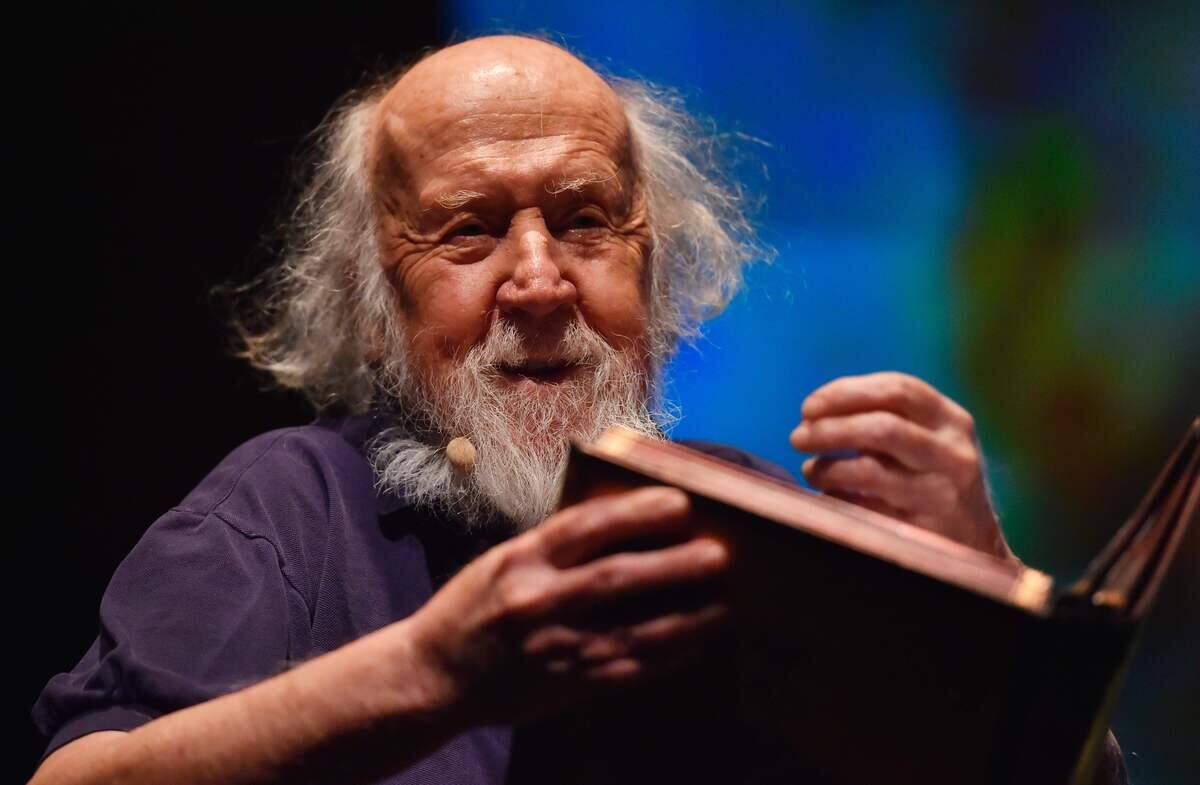 « Nous sommes nombreux à l’avoir eu pour modèle » : la mort d’Hubert ...