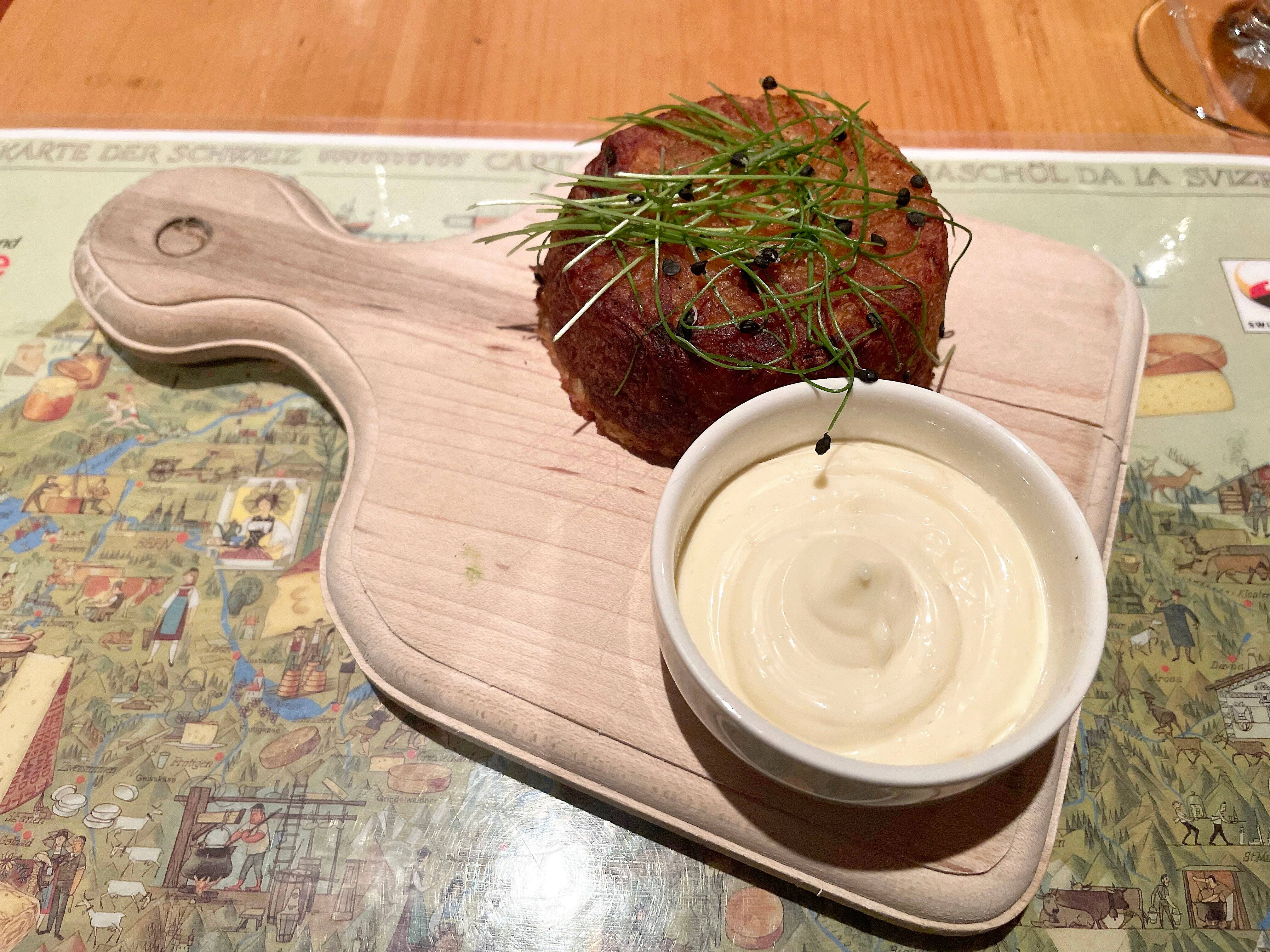 J’ai essayé La Grolla, le seul restaurant suisse de Québec qui se ...