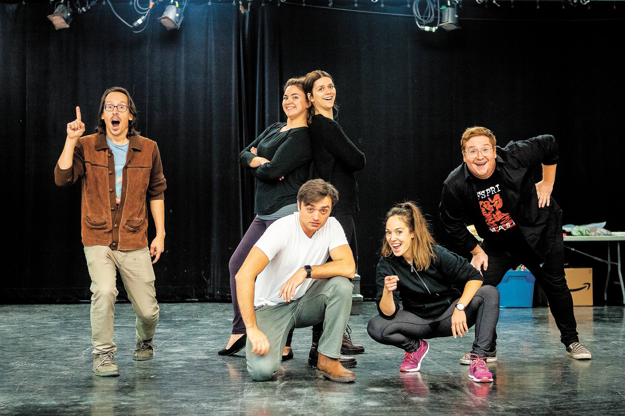 Salut 2019 ! : une revue théâtrale colorée | JDM