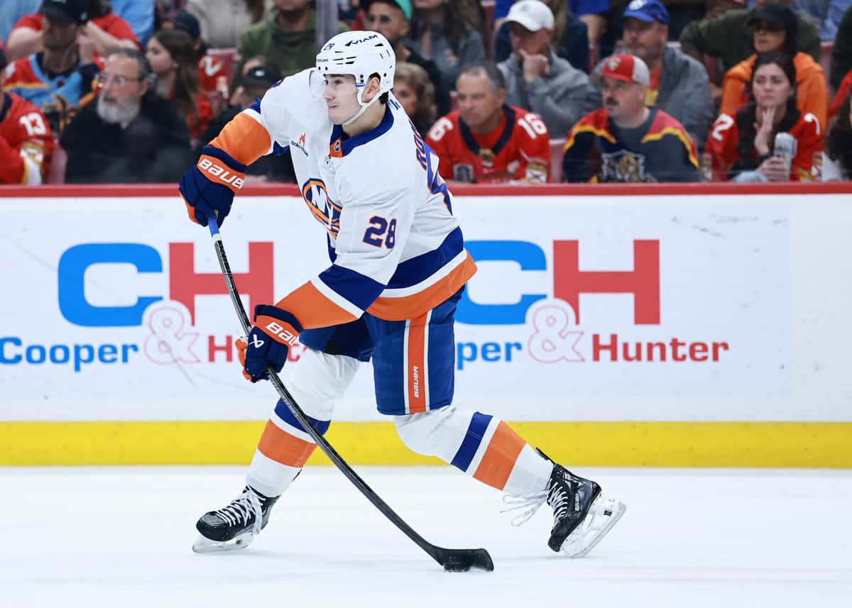 Deux équipes auraient Alexander Romanov dans leur mire - TVA Sports