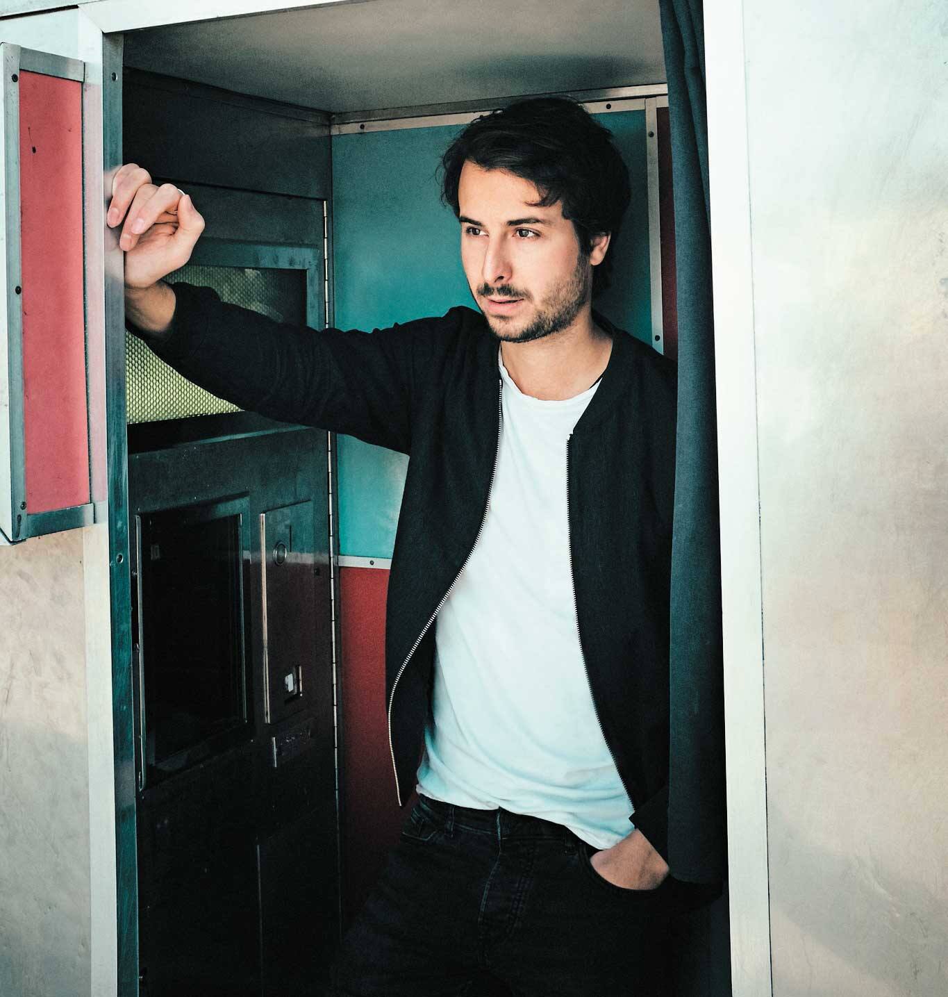 Bobby Bazini en Asie | Le Journal de Québec