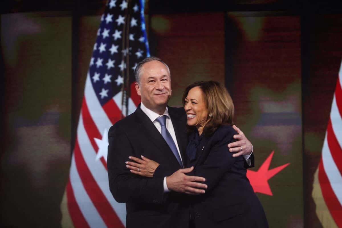 Le mari de Kamala Harris accusé d’avoir giflé son ex-copine en plein ...