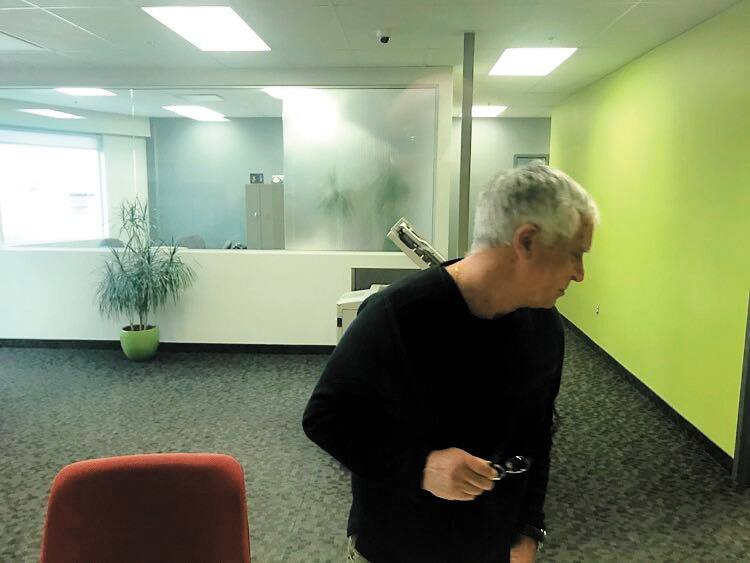 Des employés au bureau pour collecter les créances d’Hydro-Québec | JDM