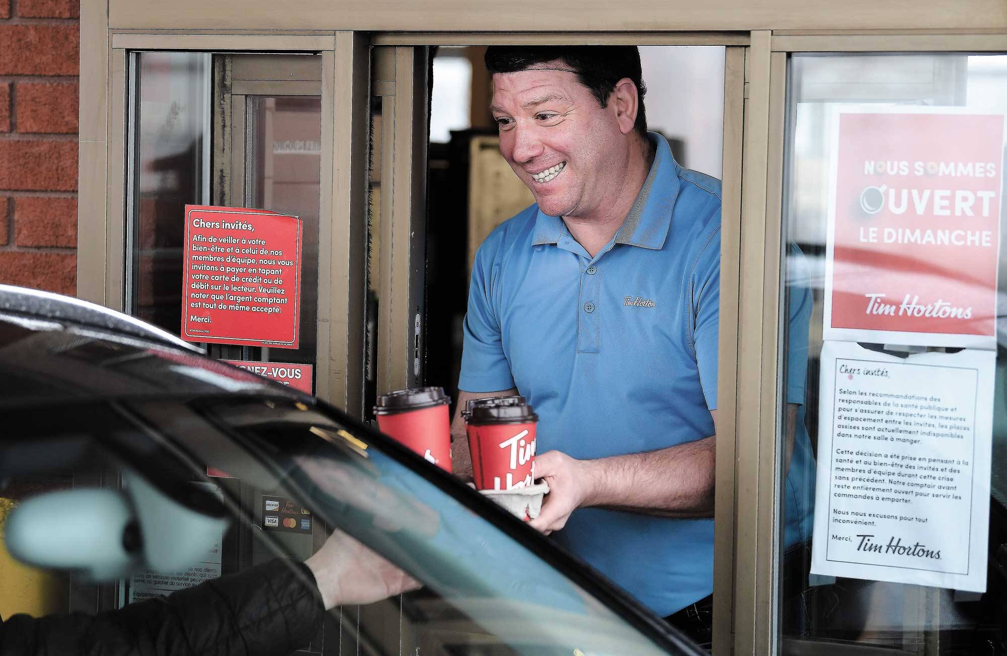 Pierre Sévigny au front pour servir les clients | TVA Nouvelles