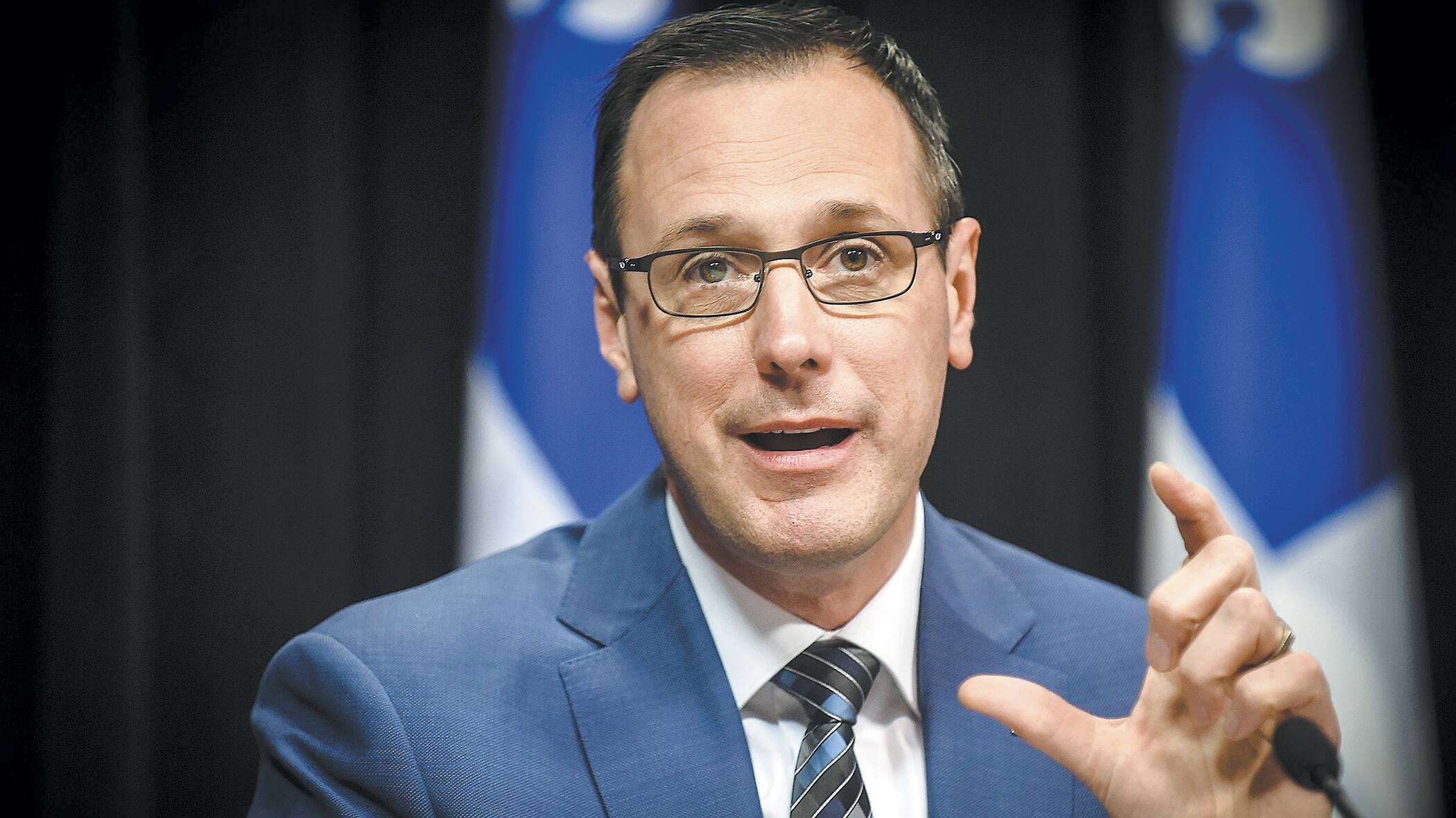 Retour en classe: le ministre Roberge s’en remet aux écoles | JDQ
